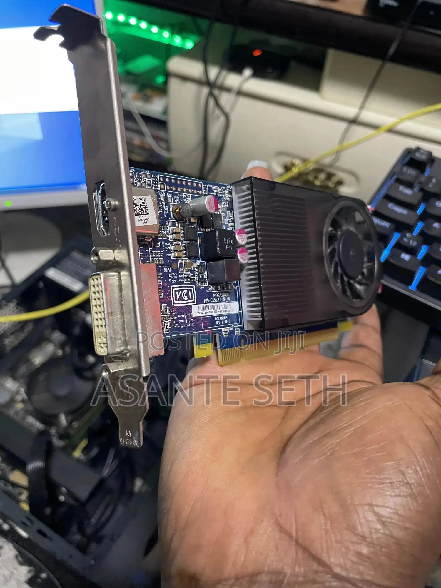 Powerful Amd Radeon R7 200 Series 2gb for Gaming and Graphics Works in ...