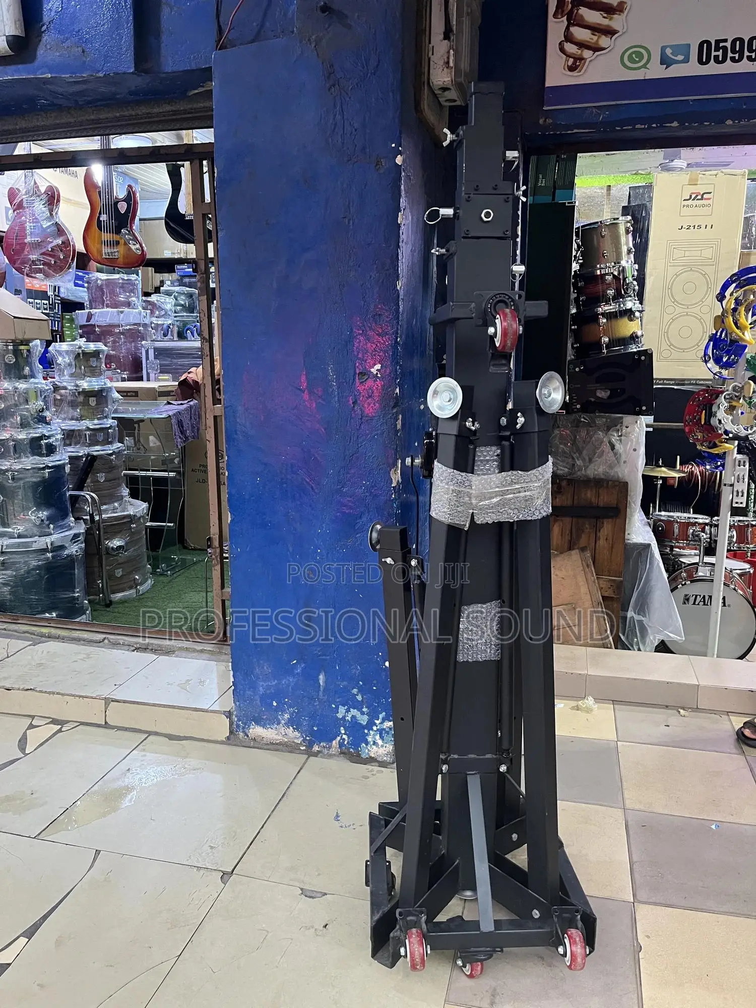 Line Arrays Stand in Accra Metropolitan - Audio & Music Equipment ...