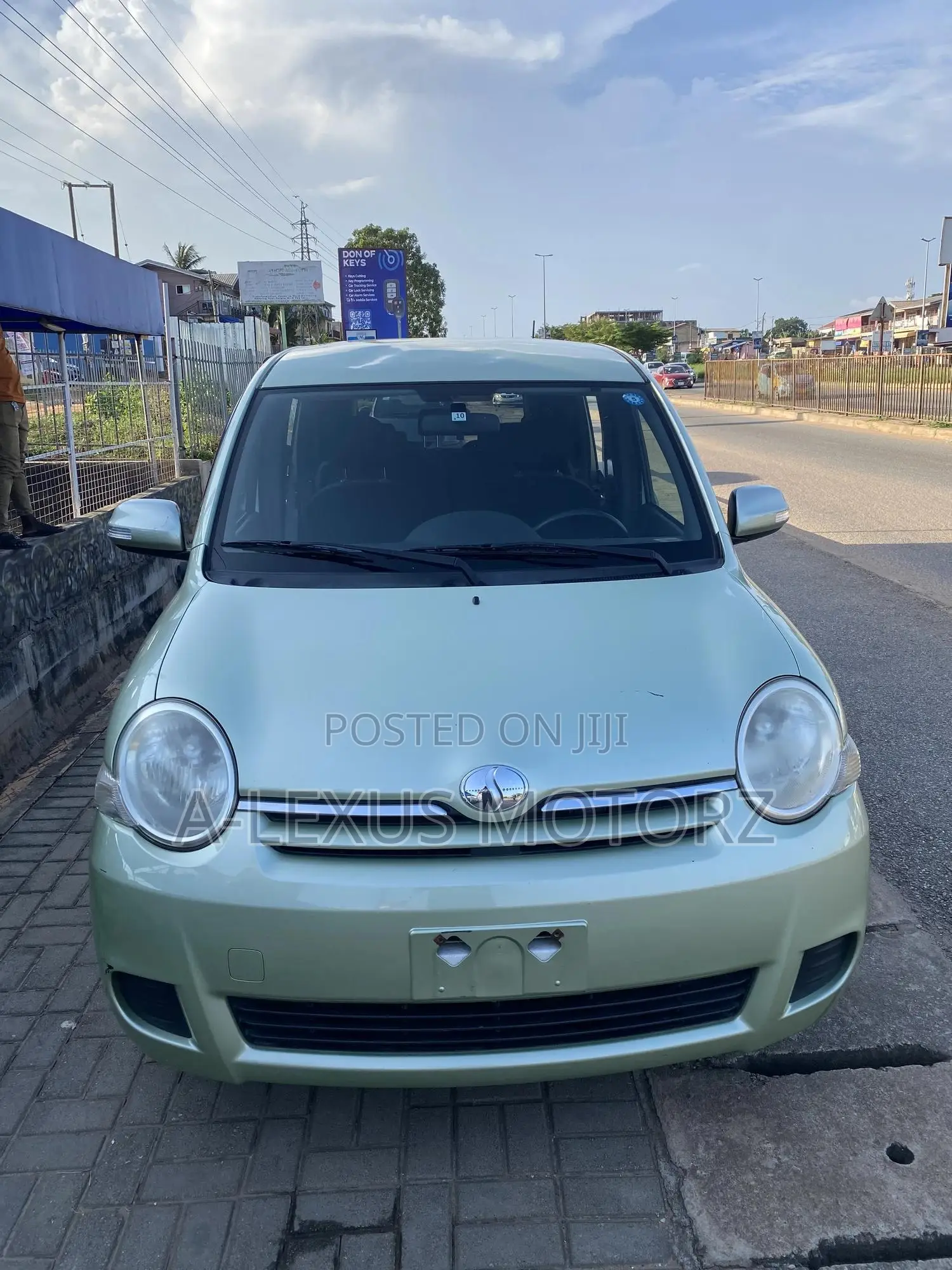 Toyota Sienta 2012 Green in Accra Metropolitan - Cars, A-lexus Motorz | Jiji.com.gh