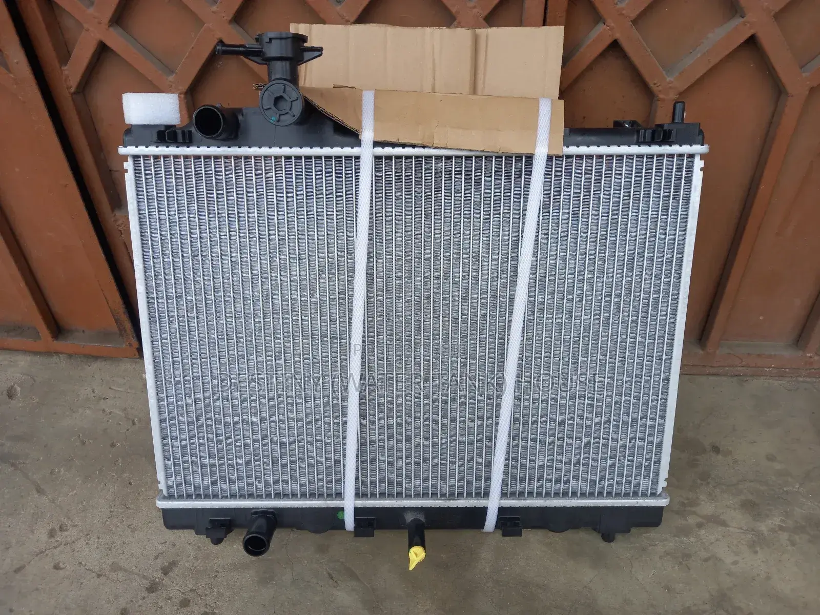Suzuki Swift, Vitara Radiator [Water Tanks] - To All Areas. in Abossey Okai - Vehicle Parts ...