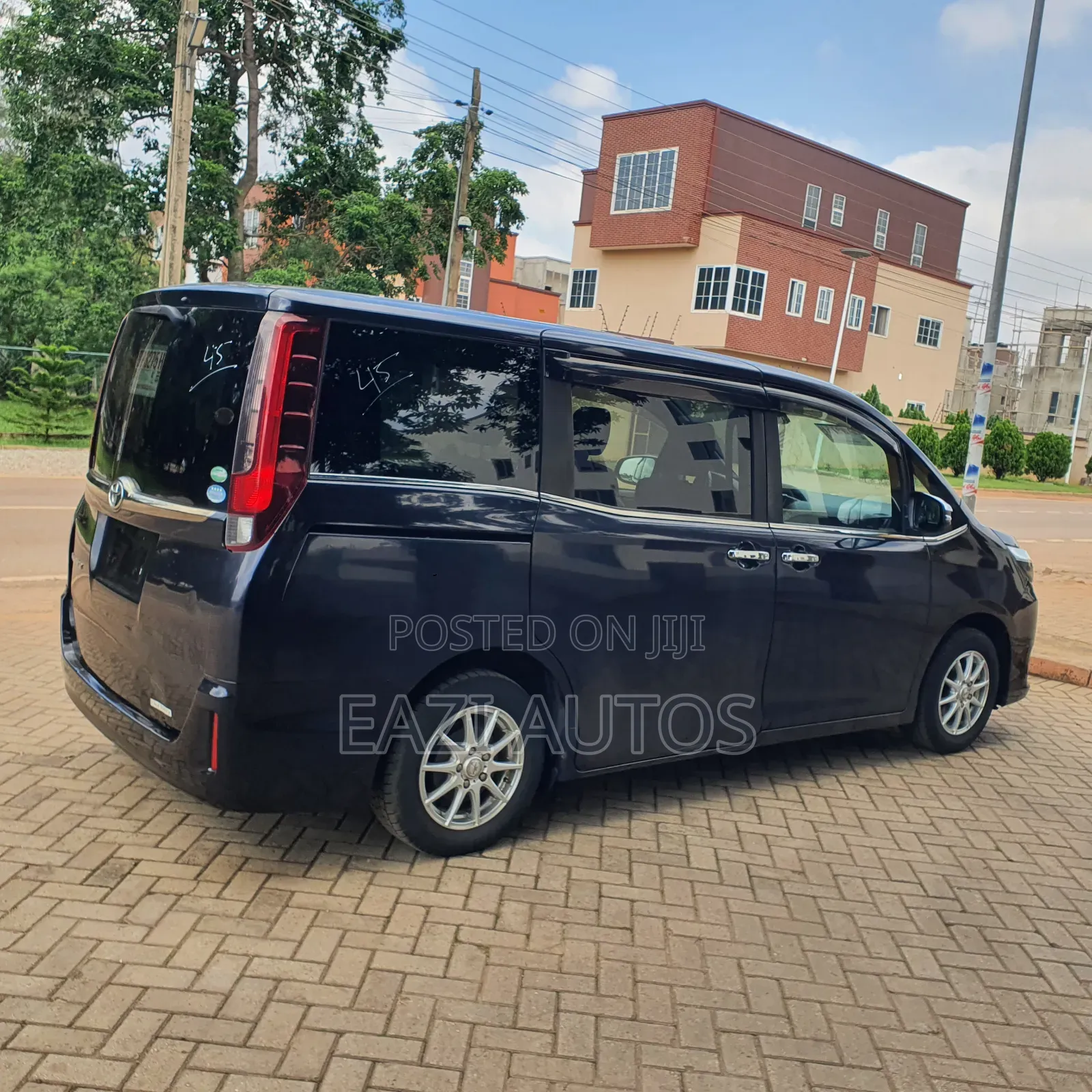 Toyota Esquire 2016 in Kumasi Metropolitan - Cars, Sammy Eazi | Jiji.com.gh