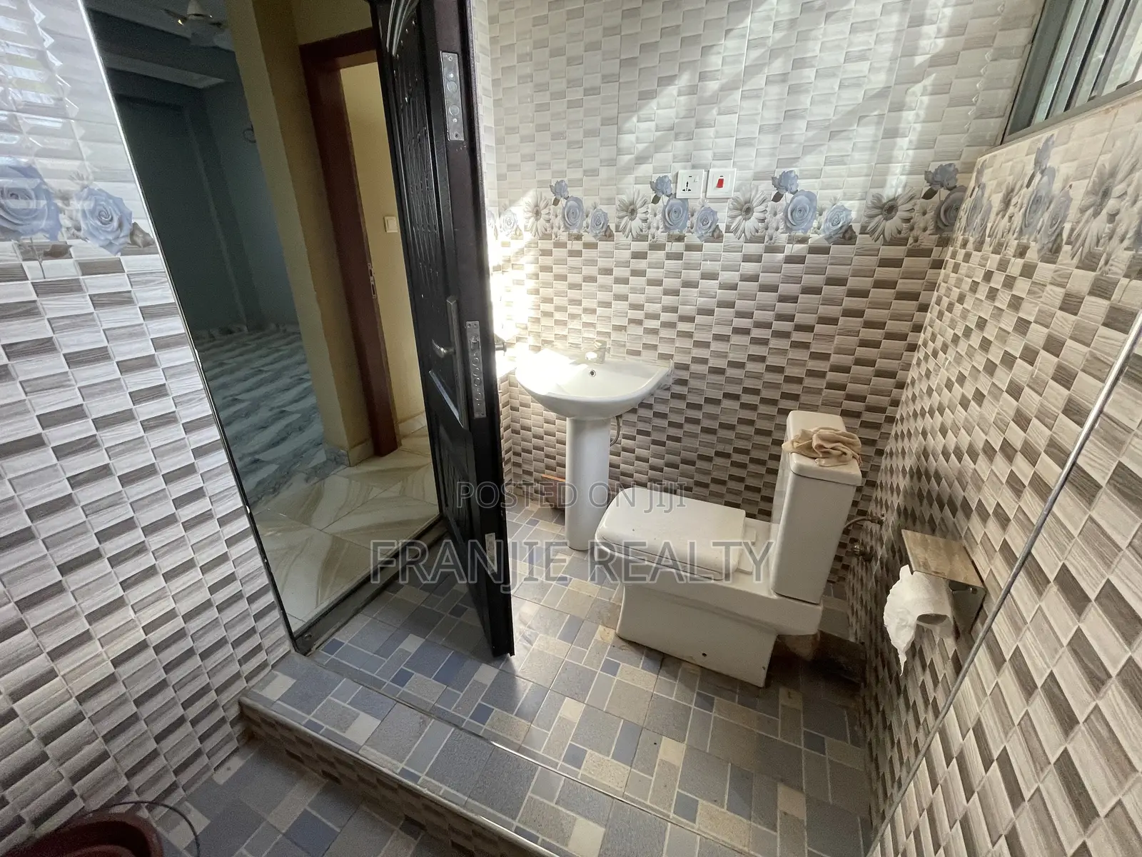 3bdrm Apartment in Franjie Realty, West Hills Mall Area for rent in ...