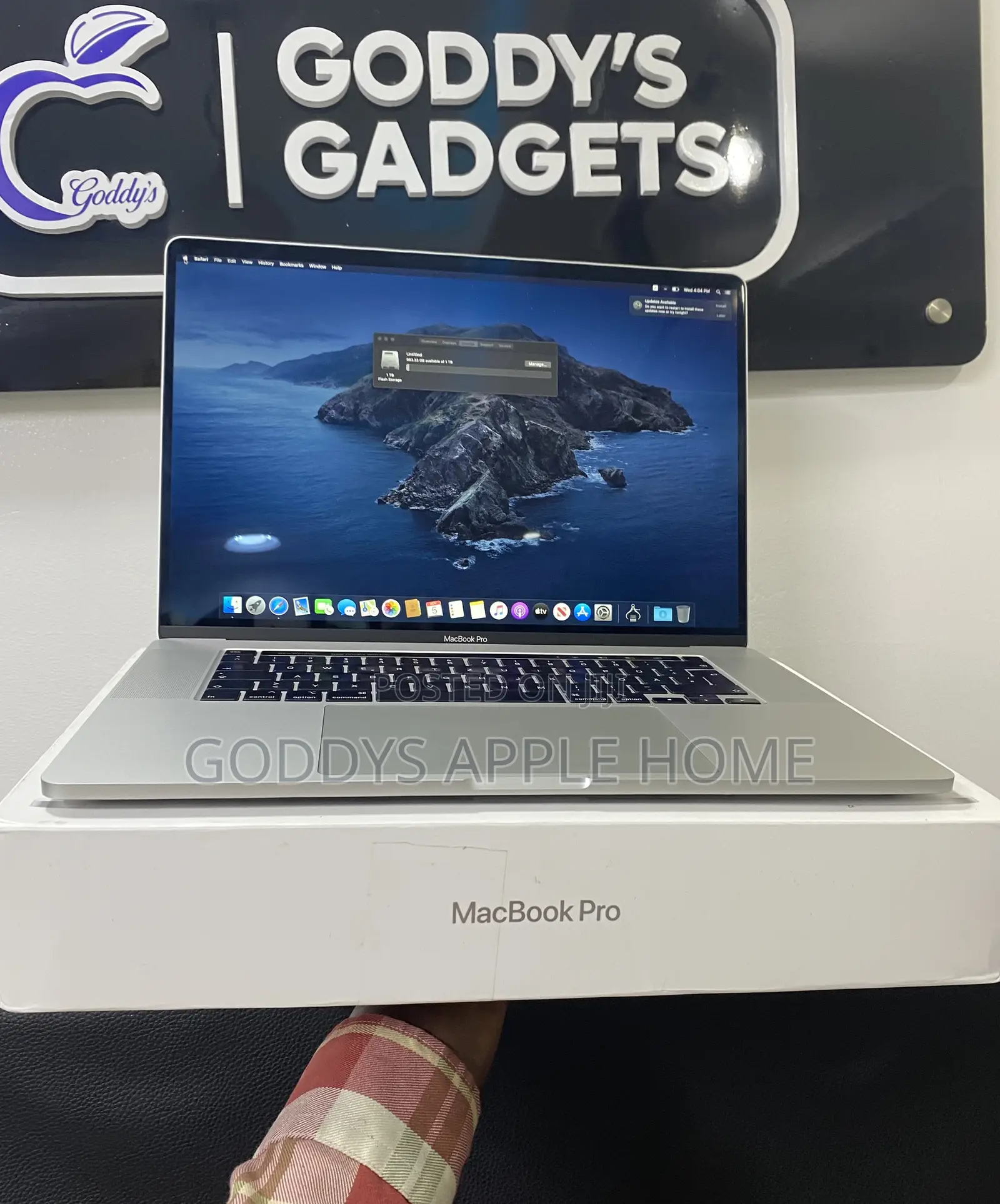 Laptop Apple MacBook Pro 2019 16GB Intel Core i9 SSD 1T in Circle ...