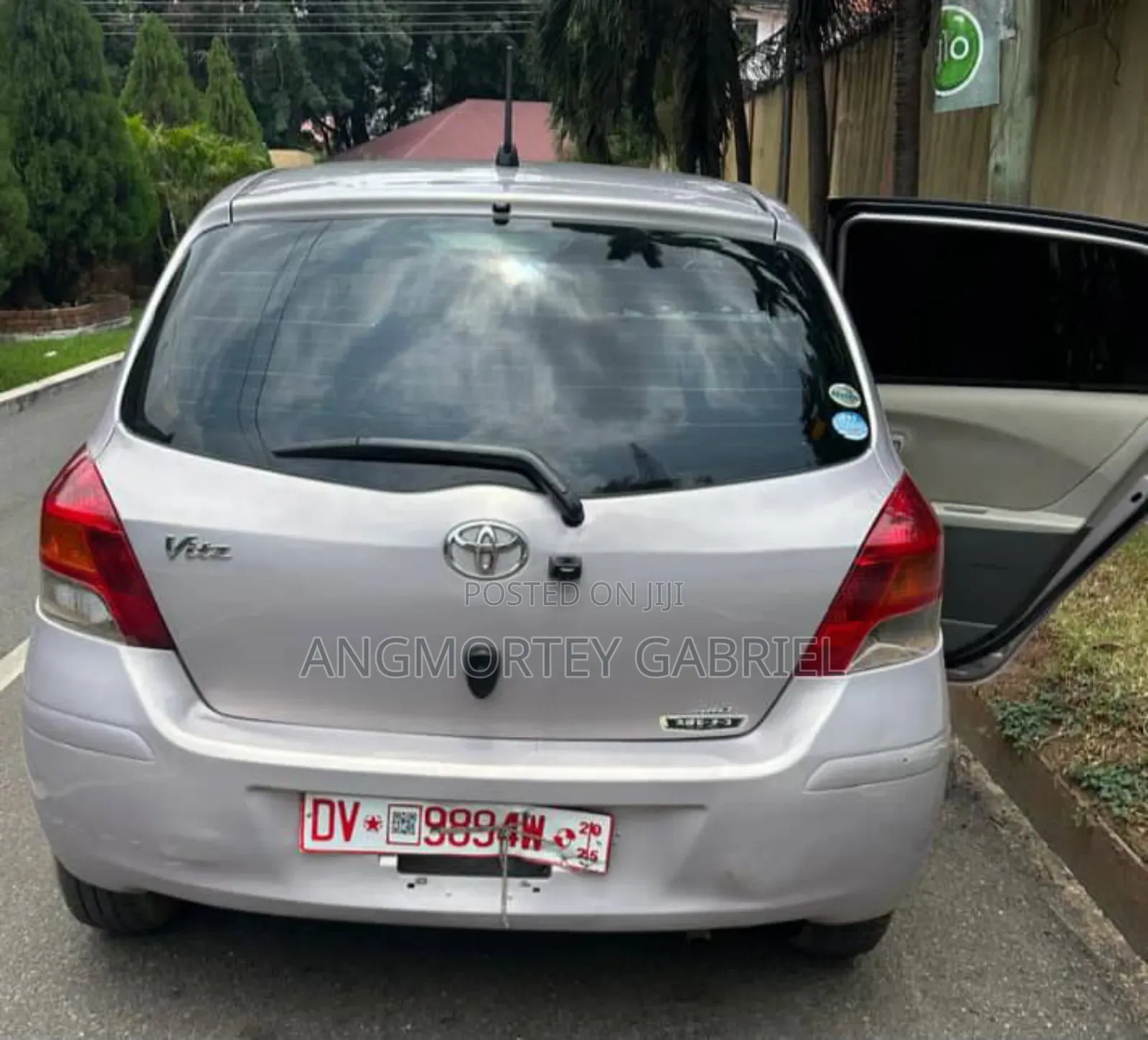 Toyota Vitz 2010 Silver in New-Juaben Municipal - Cars, Angmortey ...