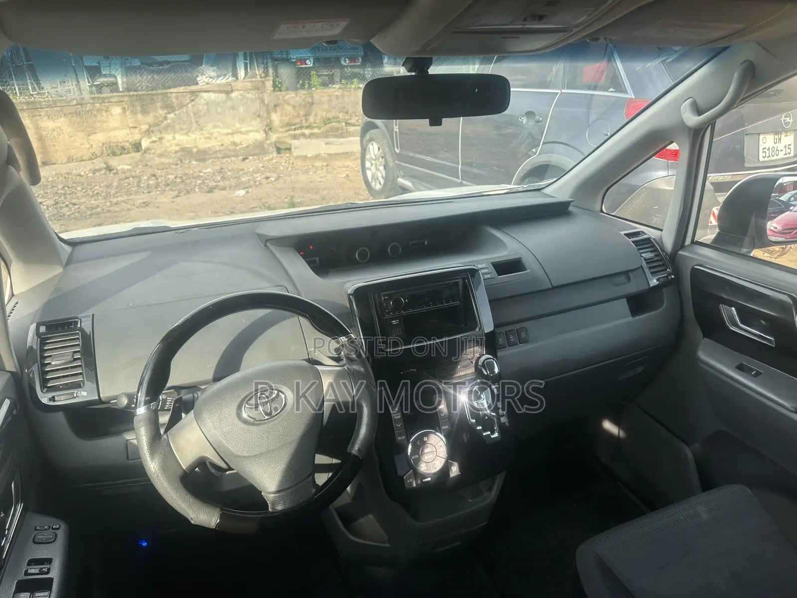 Toyota Voxy 2011 White in Kaneshie - Cars, Owusu Gyane Prince Jnr ...