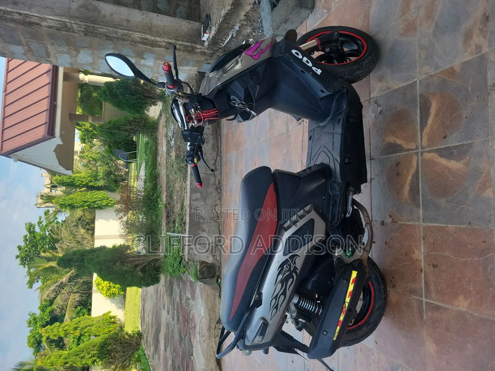 Piaggio Scooter 2024 Silver in Tema Metropolitan - Motorcycles ...