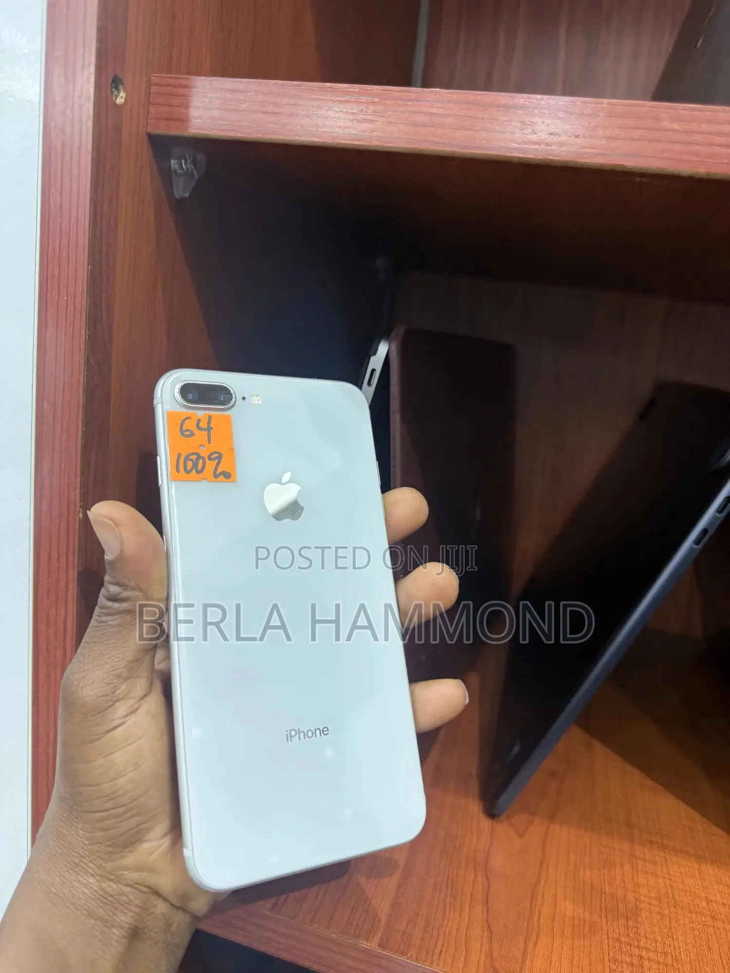 Apple iPhone 8 Plus 64 GB White in Accra Metropolitan - Mobile Phones, Berla Hammond | Jiji.com.gh