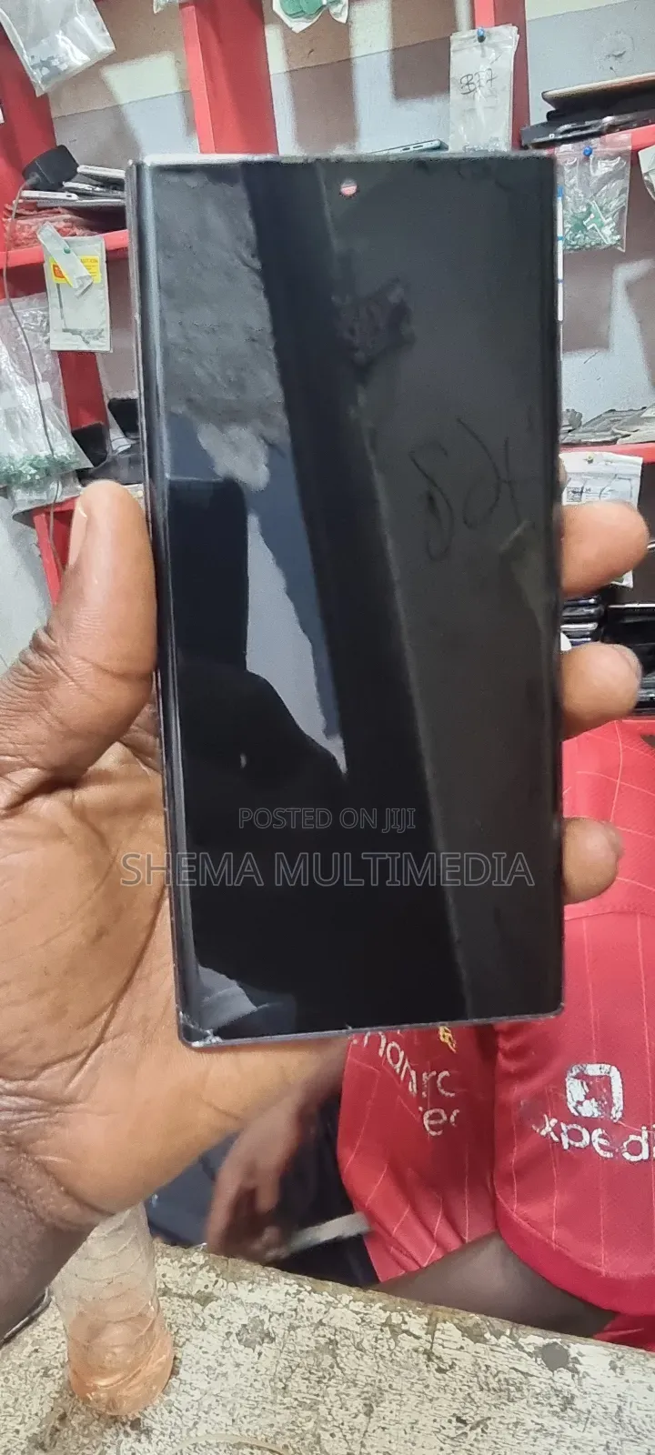 Samsung S22 Ultra Original Screen With Gentle Crack at the Bottom Left ...