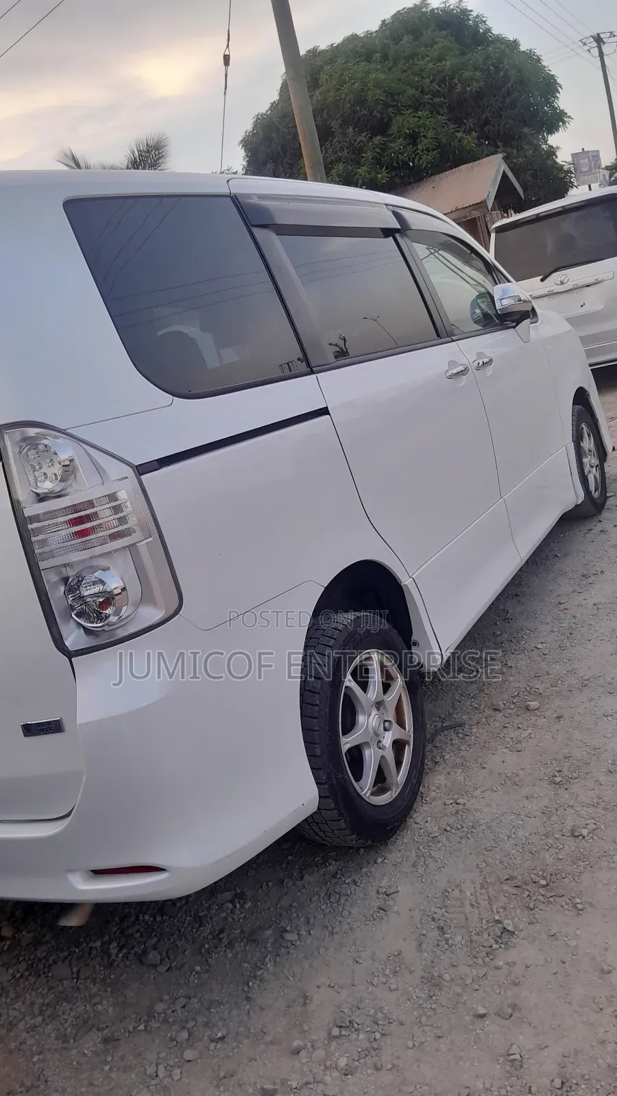 Toyota Voxy 2011 White in Accra Metropolitan - Cars, Jumicof Enterprise ...