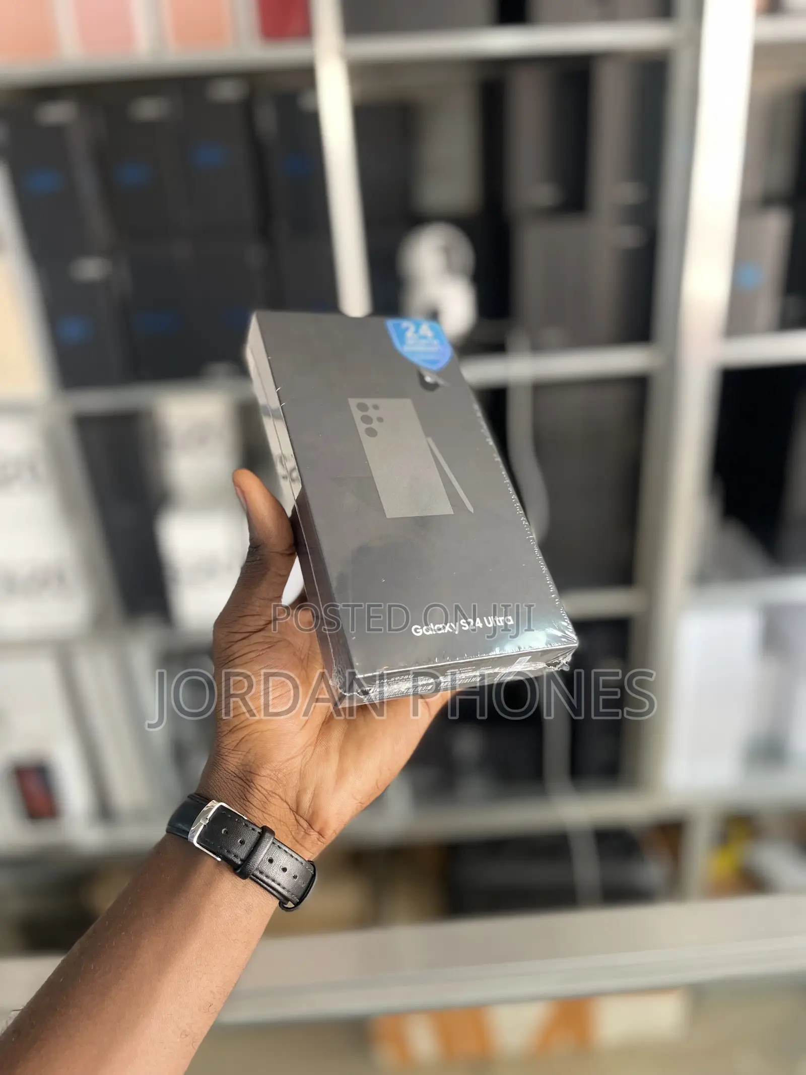 New Samsung Galaxy S24 Ultra 256 GB Black in Circle - Mobile Phones ...