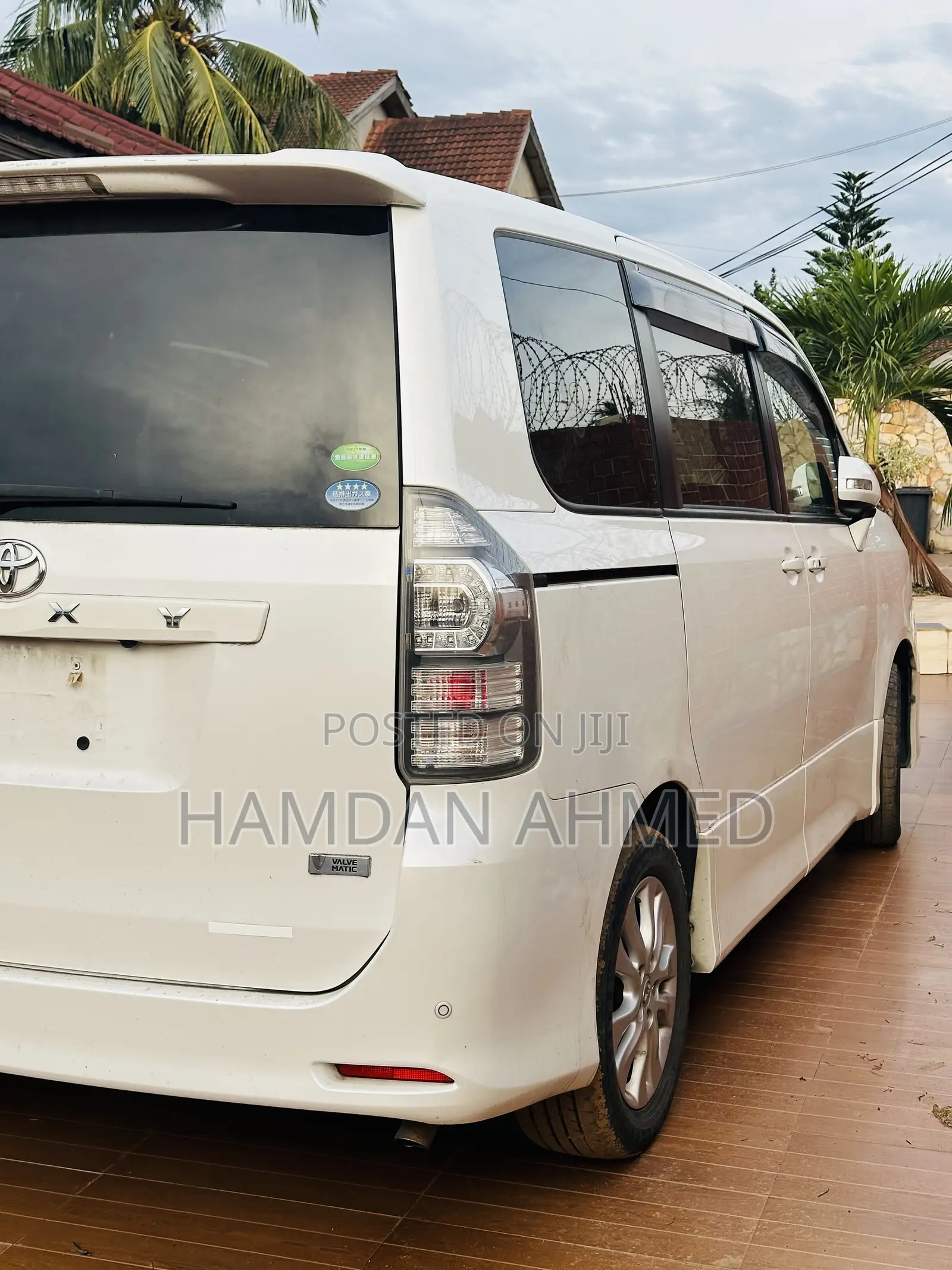 Toyota Voxy 2012 White in Weija - Cars, Hamdan Ahmed | Jiji.com.gh