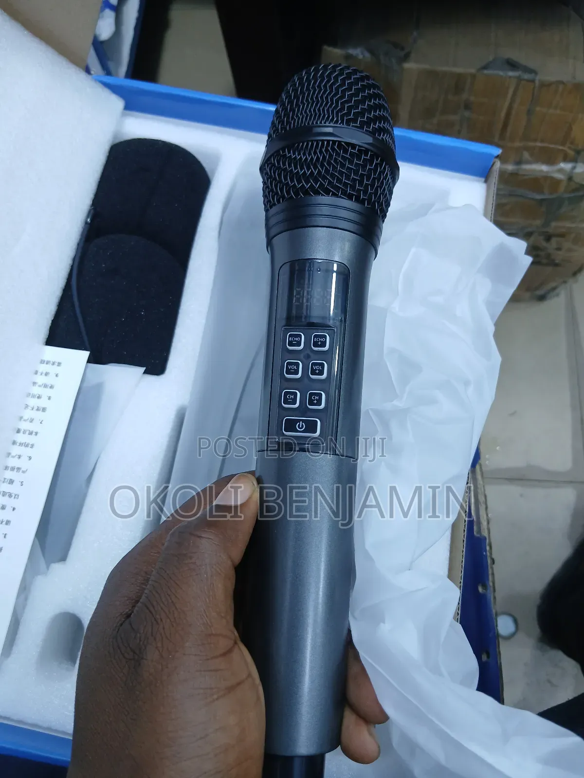 Wirless Microphone in Circle - Audio & Music Equipment, Okoli Benjamin ...