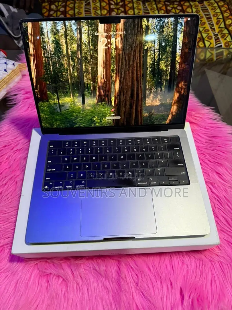 Laptop Apple MacBook Pro 2023 M3 Max 14-Inch 8GB Apple M3 Pro SSD 512GB ...