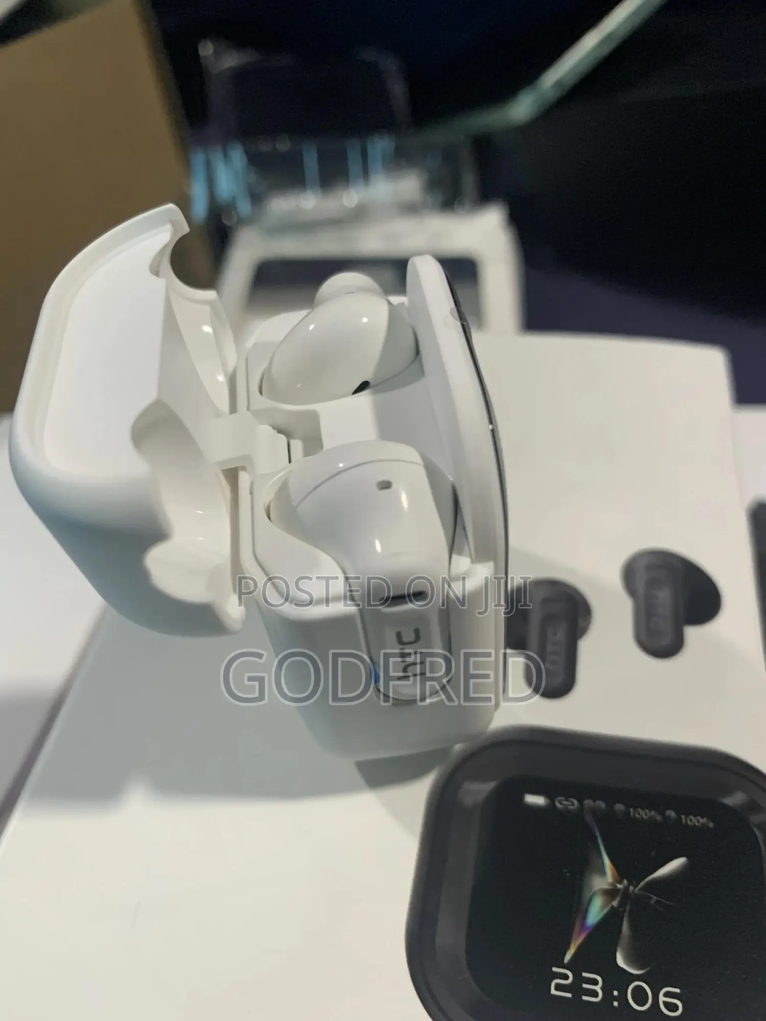 HTC Earpod in Madina - Headphones, Godfred Kusi Yeboah | Jiji.com.gh