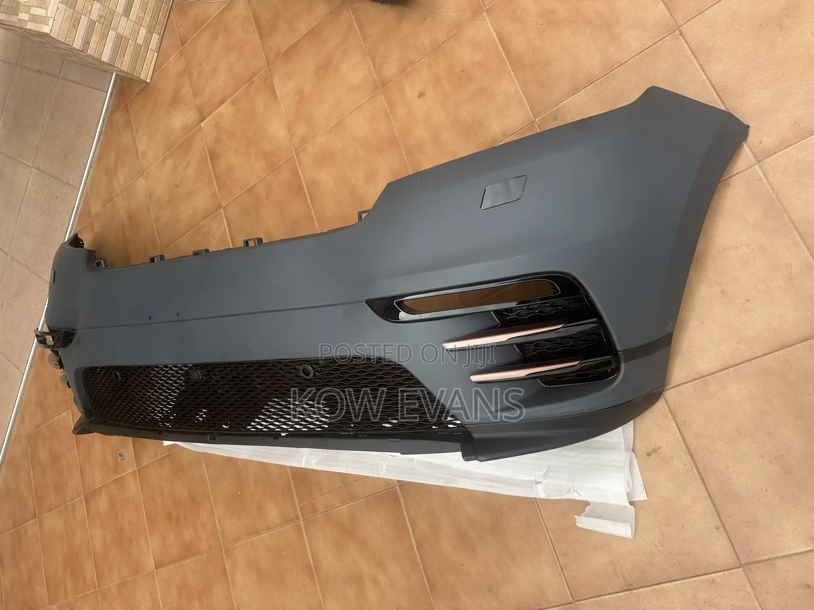 Range Rover Velar Complete Front Bumper in Spintex - Vehicle Parts ...