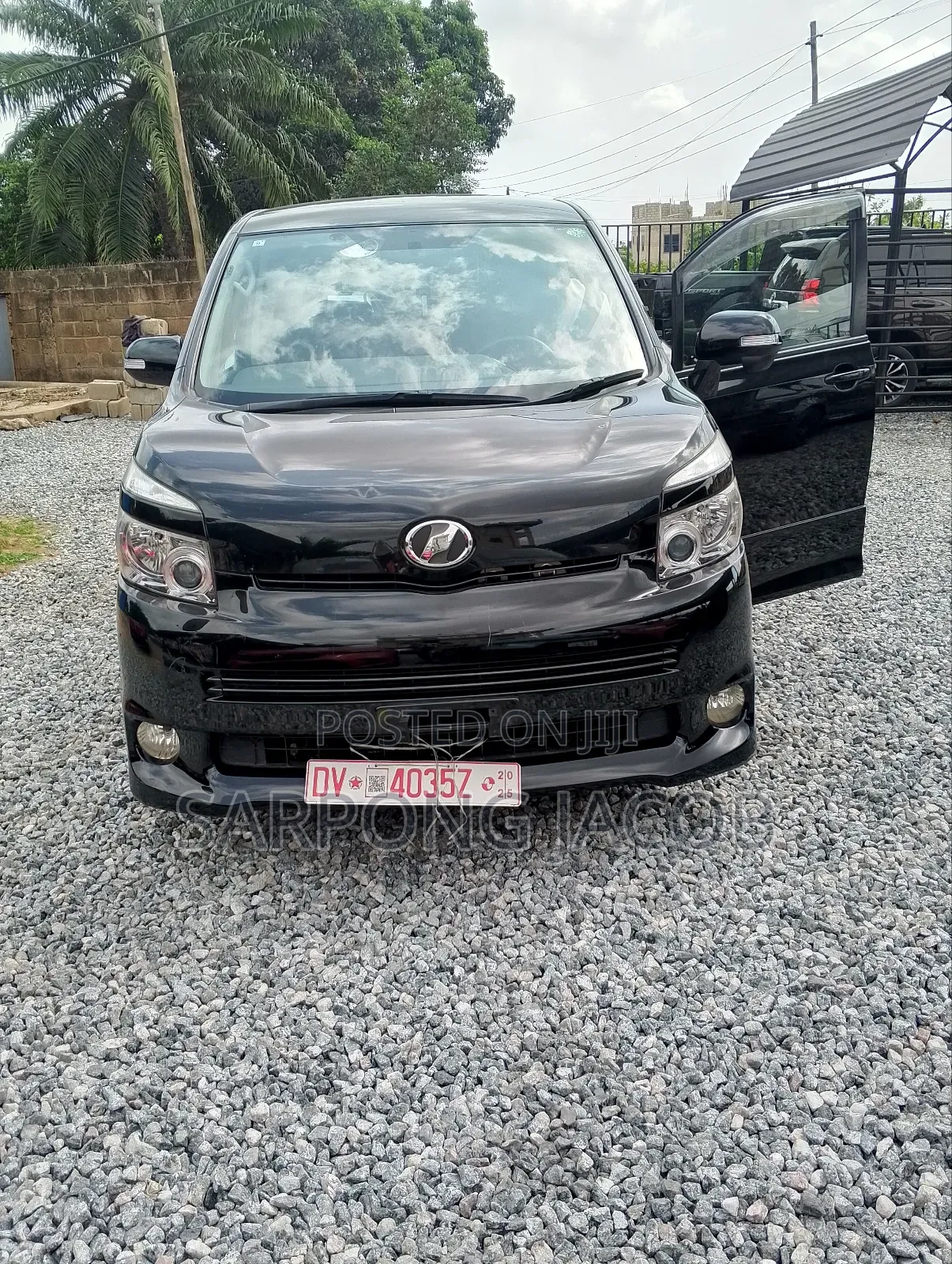 Toyota Voxy 2010 Black in Taifa-Burkina - Cars, Sarpong Jacob | Jiji.com.gh