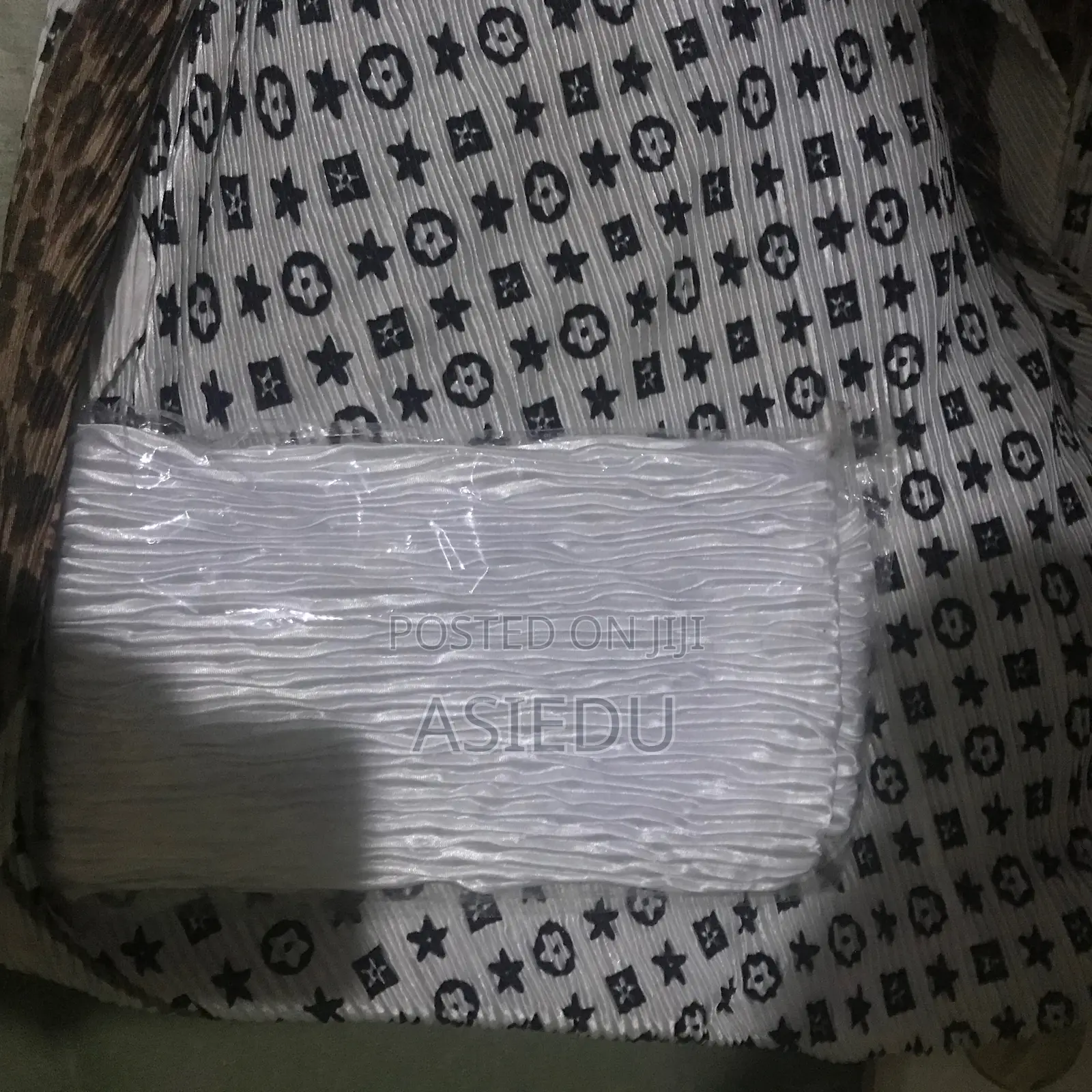 Triangle Shaped Scarf for Women Comes With Stretchy Elastic. in Madina ...