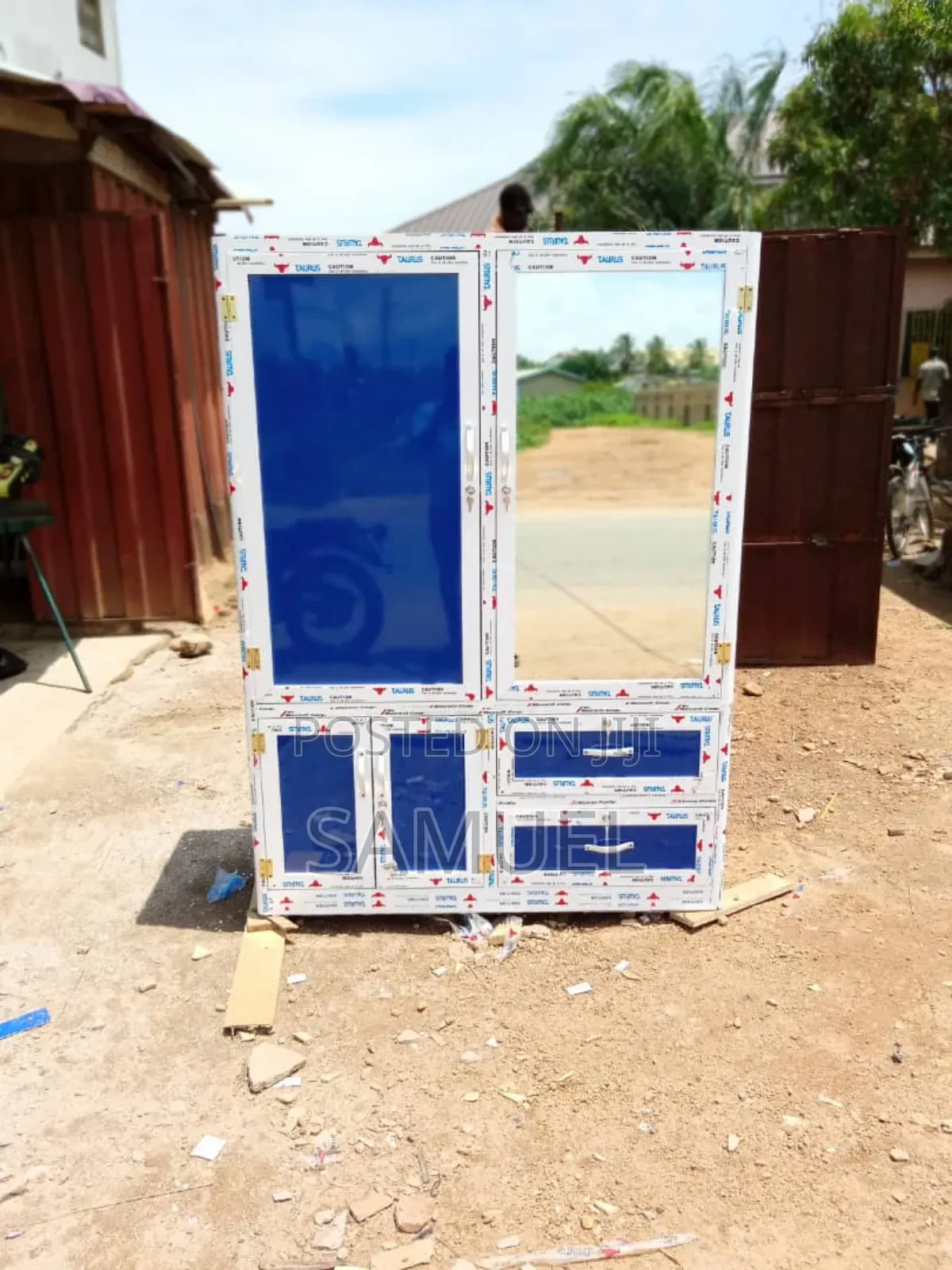 Upgrade Ur Space With Aluminum Fabrication Wardrops in Circle ...