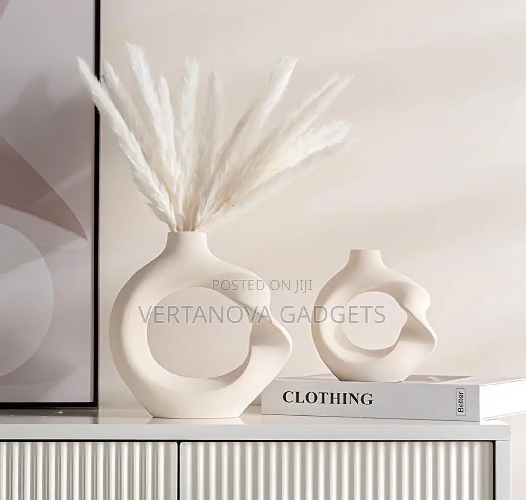 The Infinity Loop Table Vase - Pair Set in Ga West Municipal - Home ...