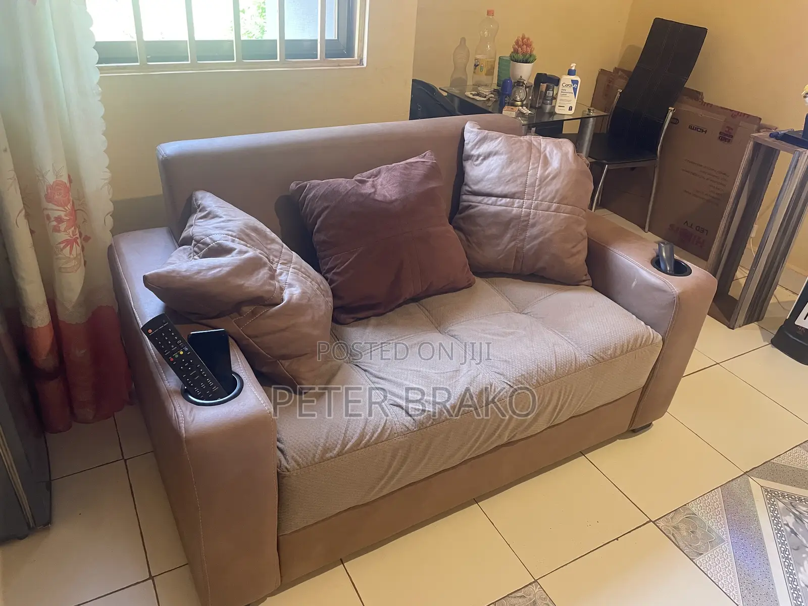 Foreign Sofa With Pillows in Accra Metropolitan - Furniture, Peter ...