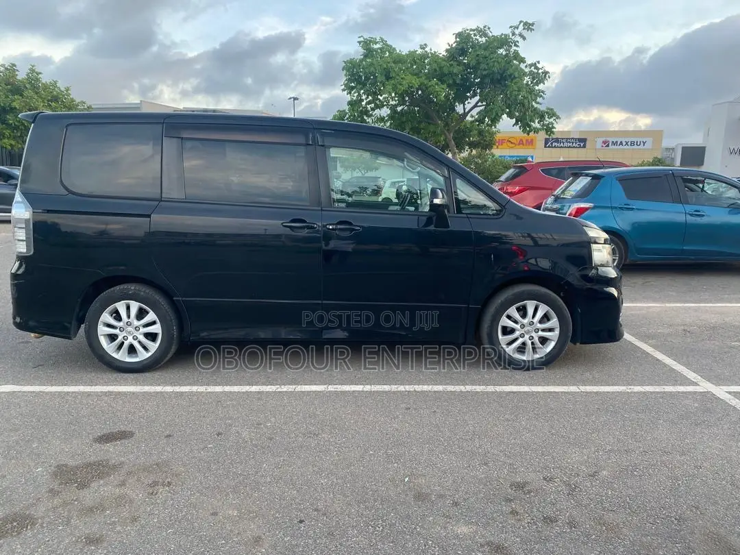 Toyota Voxy 2011 Black in Accra Metropolitan - Cars, Obofour Enterprise ...