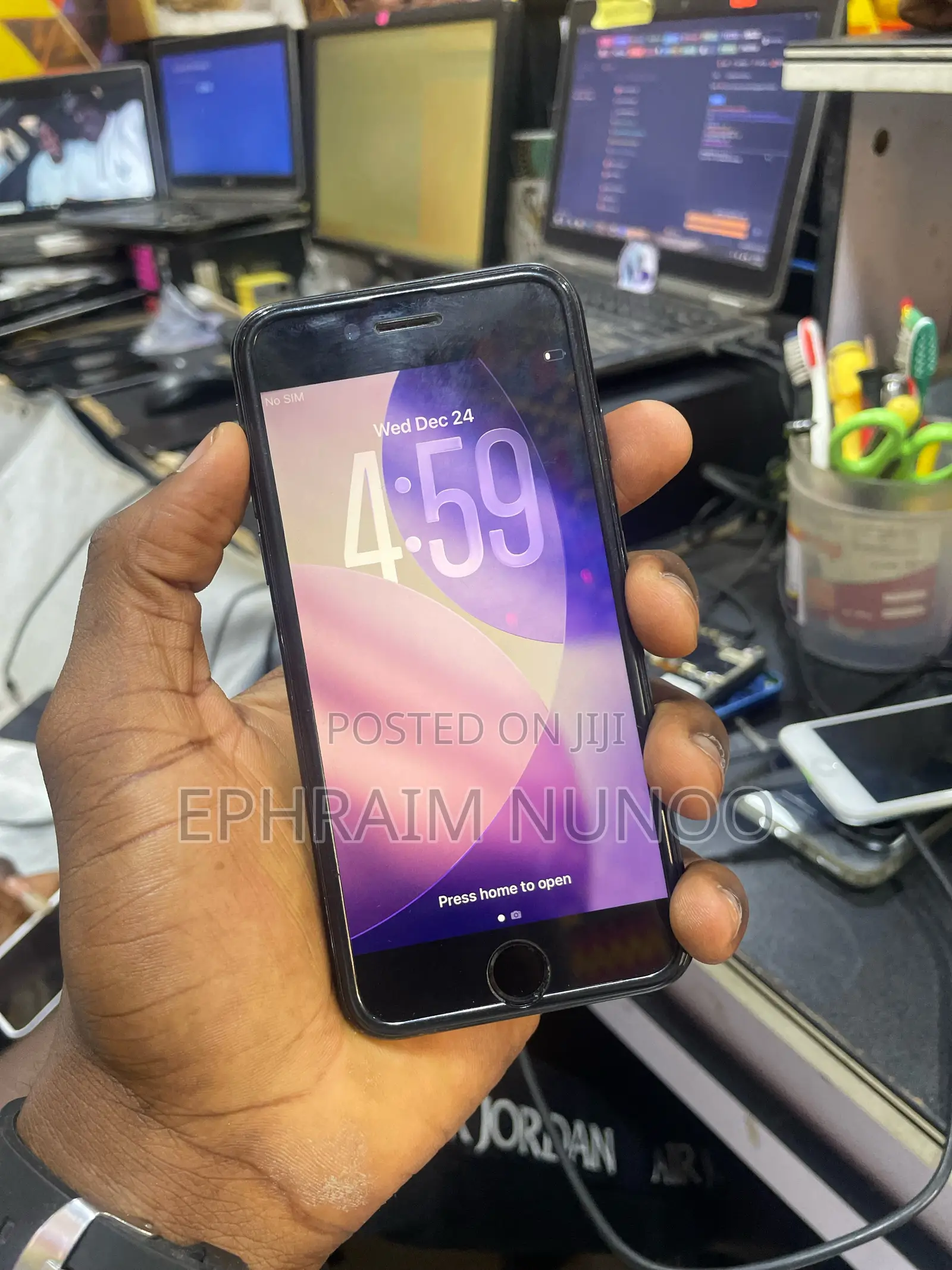 Apple iPhone SE (2022) 128 GB Black in Tema Metropolitan - Mobile ...