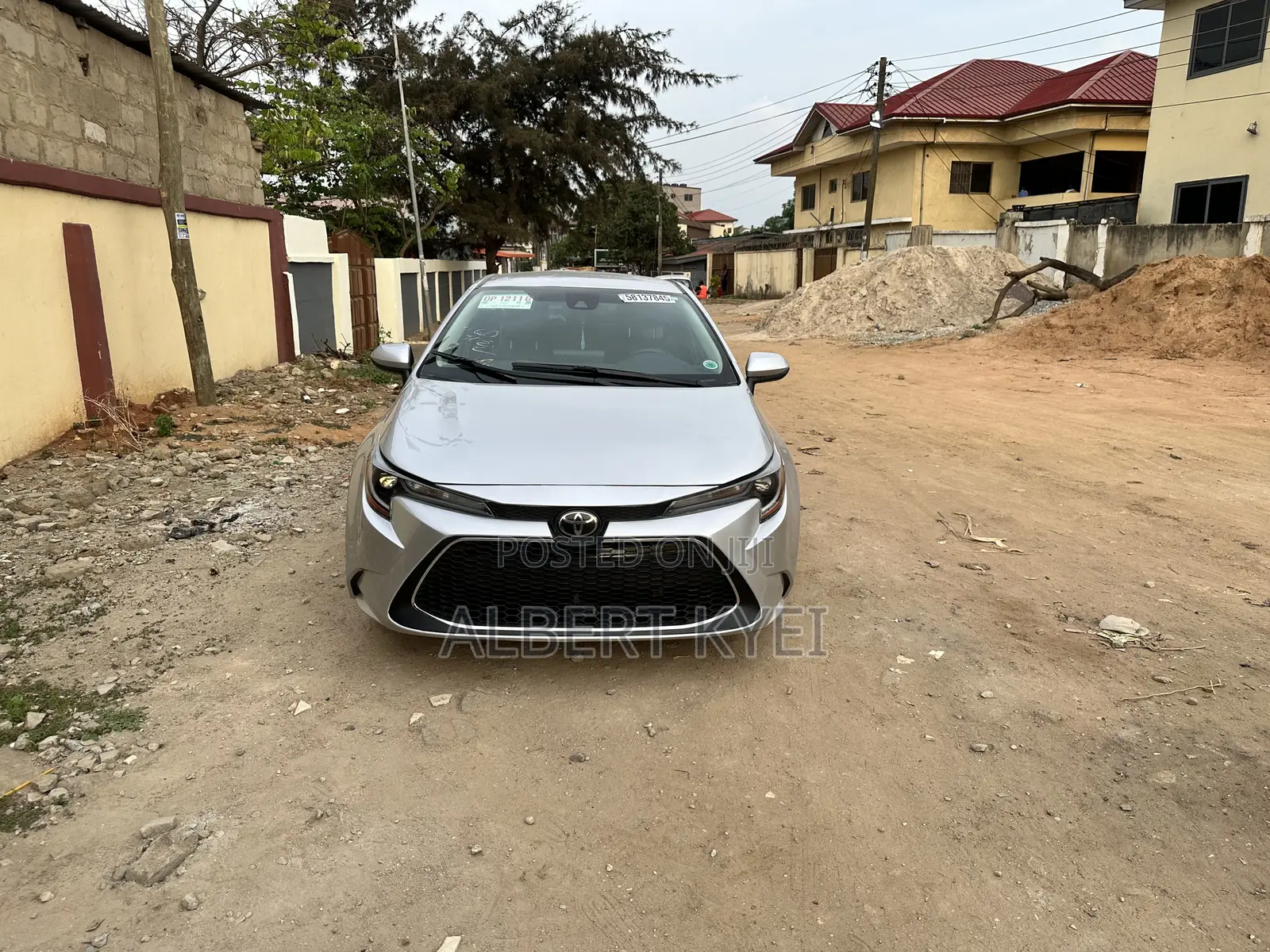 Toyota Corolla XLE 2020 Silver in Lapaz - Cars, Albert Kyei | Jiji.com.gh