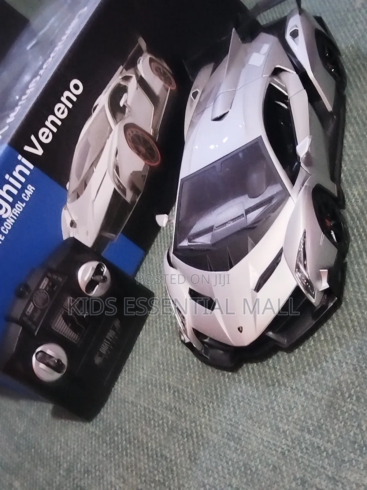 Lamborghini Veneno in Tema Metropolitan - Toys, Games & Bikes, Kids ...