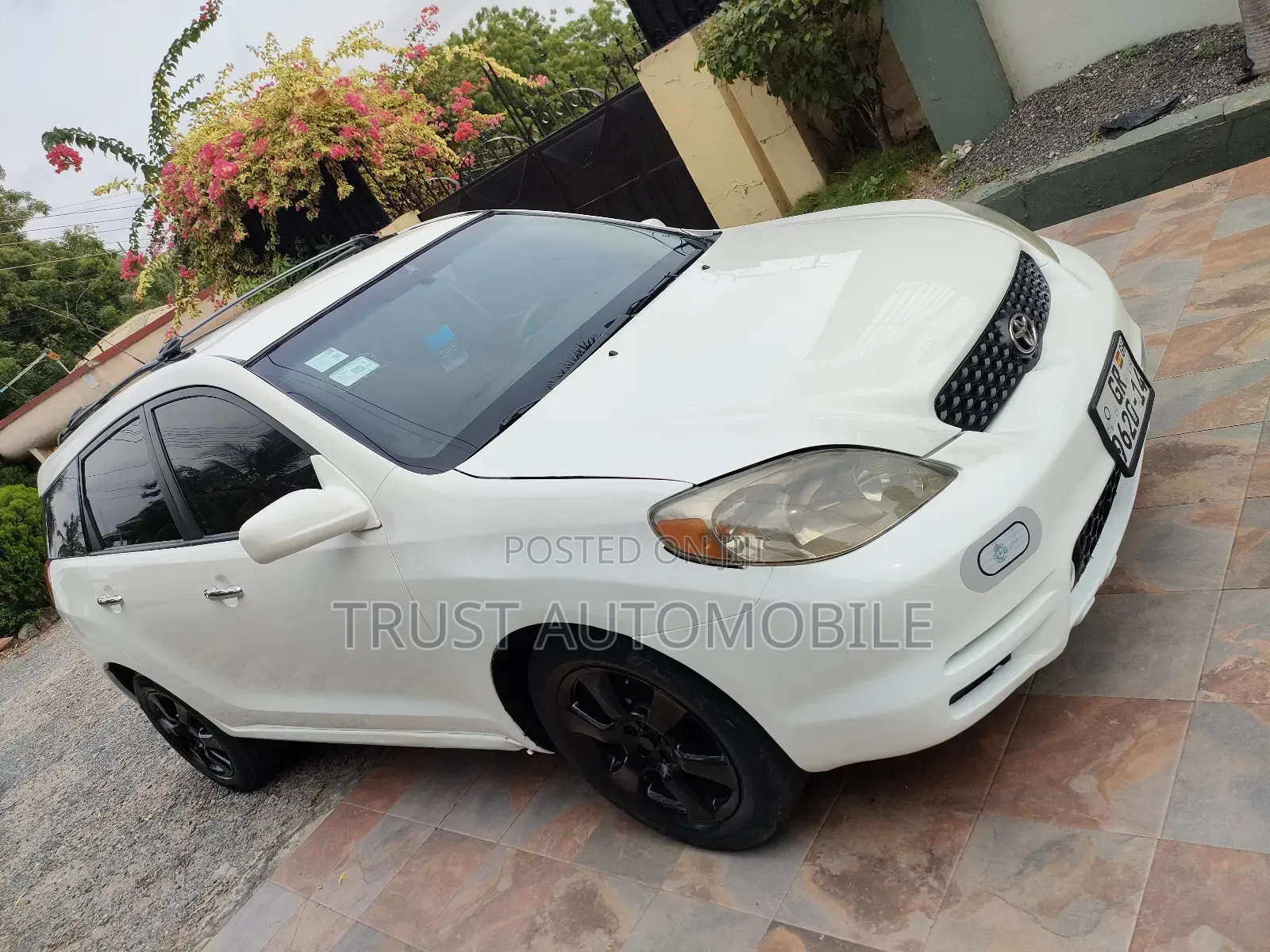 Toyota Matrix Hatchback FWD (1.8L 4cyl 5M) 2008 White in McCarthy Hill ...
