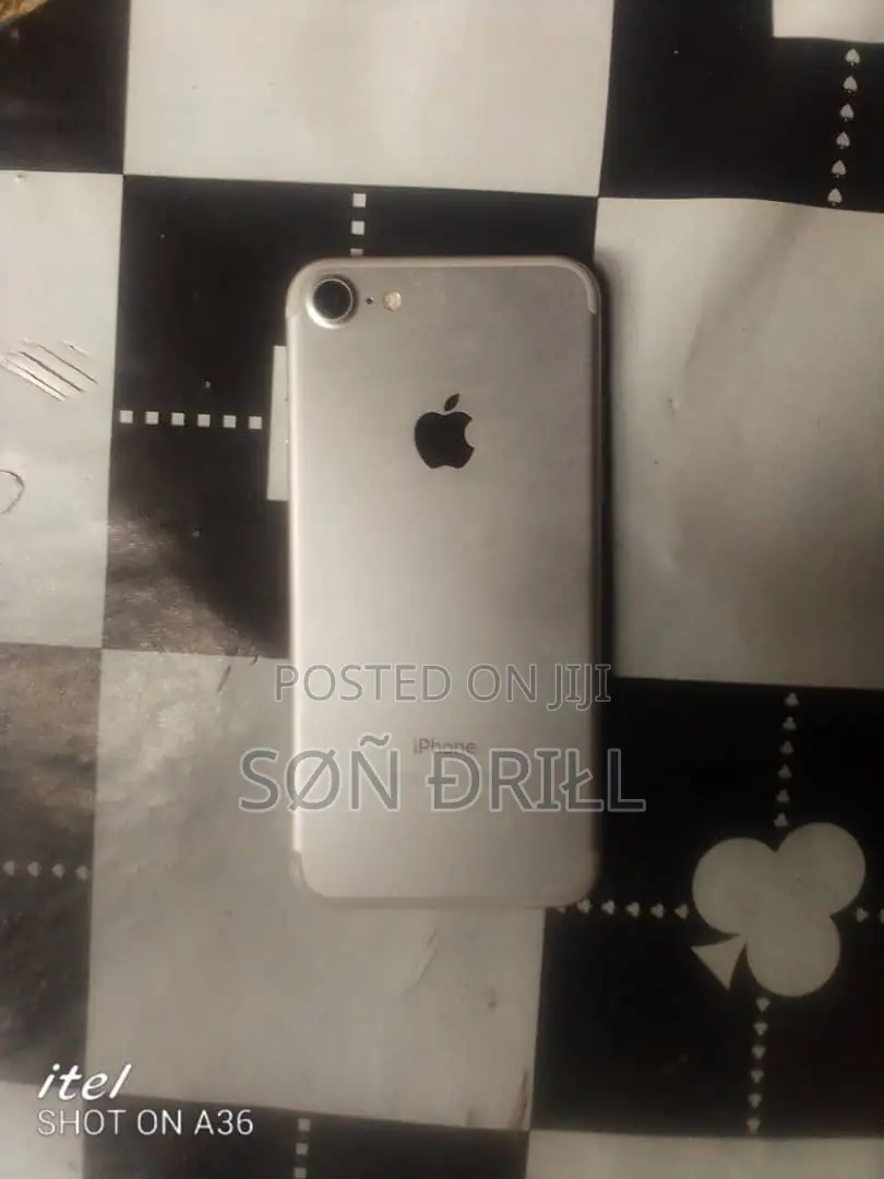 Apple iPhone 7 32 GB Silver in Teshie - Mobile Phones, Søñ Đrıłl | Jiji ...