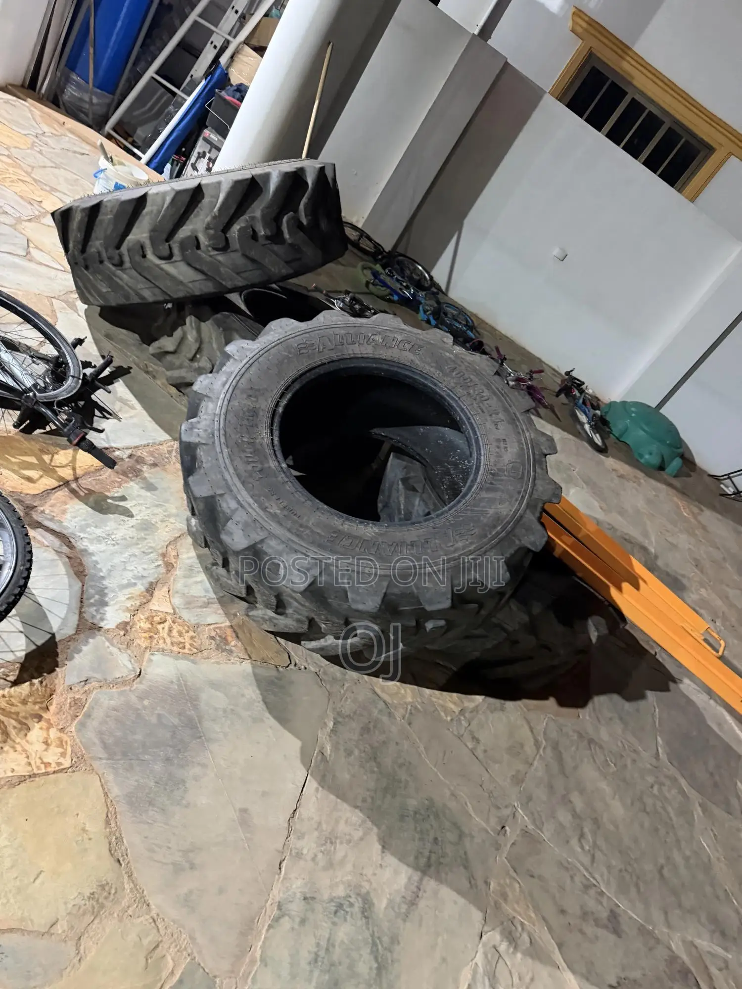 Alliance 400/80 27 Inch Truck Tyres About 80% Thread(Very Strong) in ...