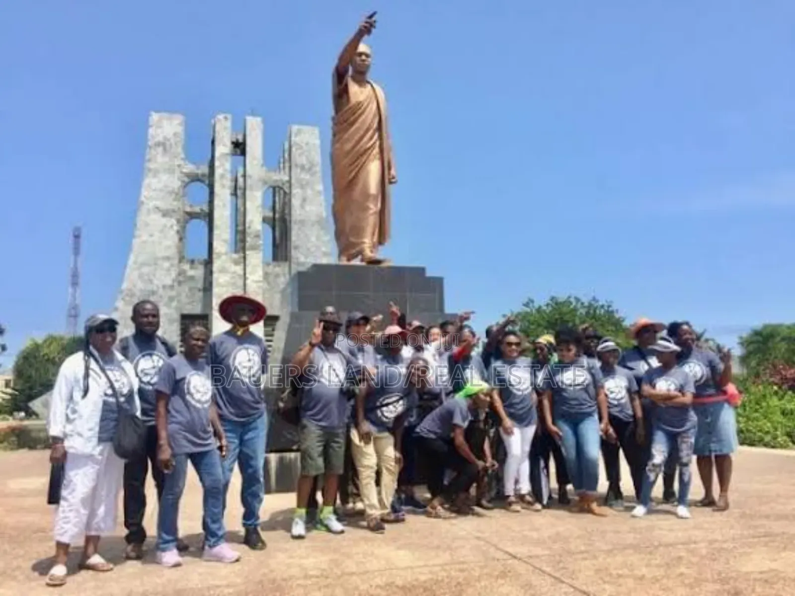 Professional Tour Guide Services in Airport Residential Area - Building ...