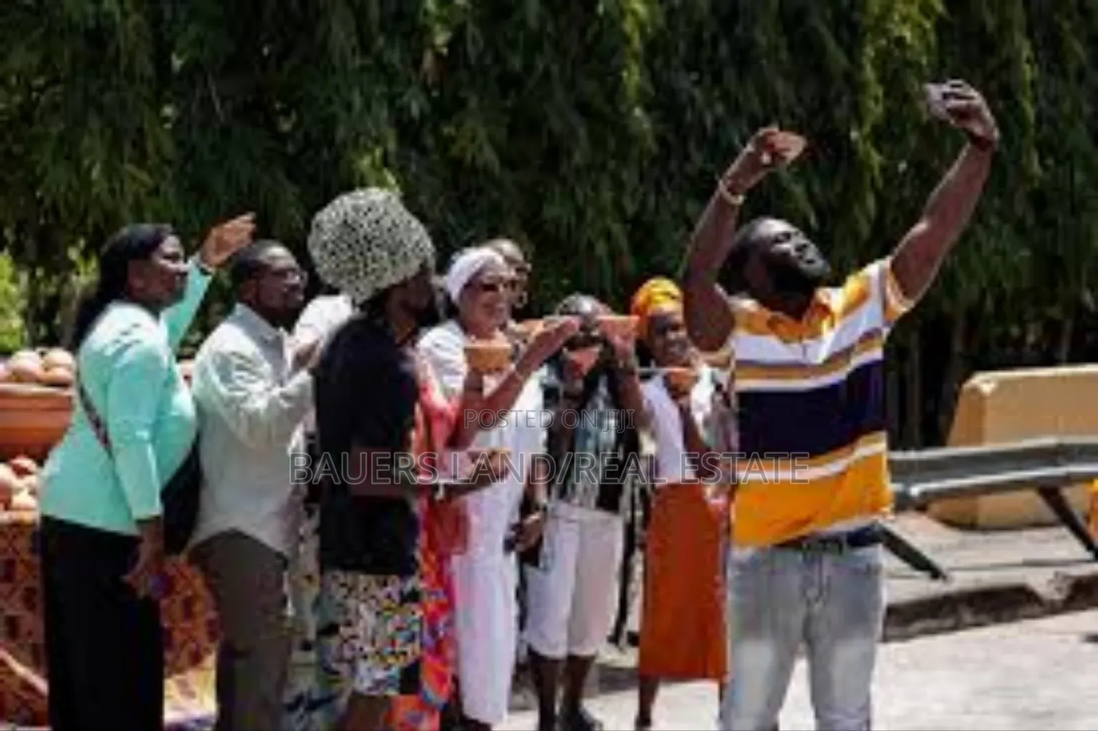 Professional Tour Guide Services in Airport Residential Area - Building ...