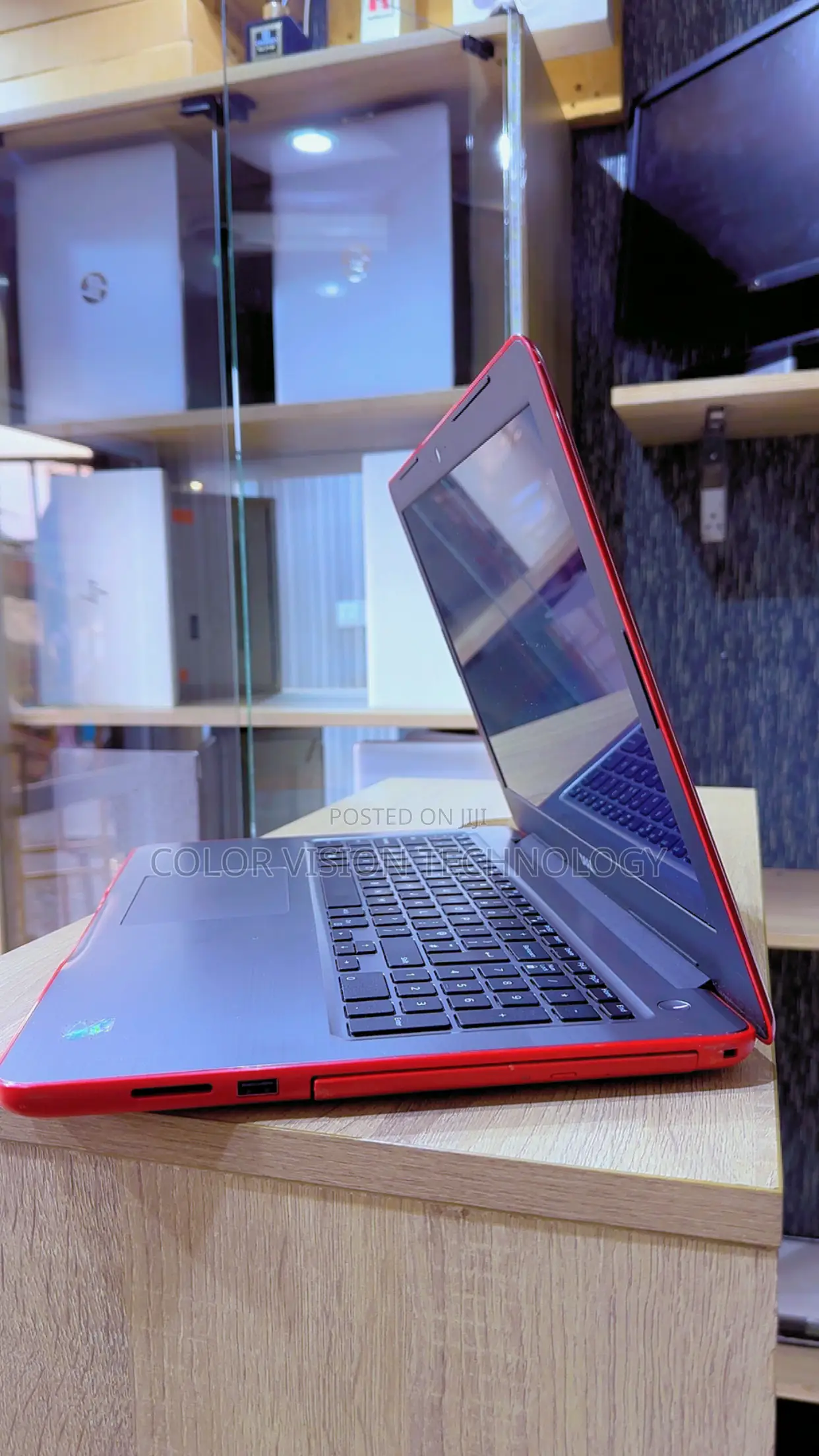 Laptop Dell Inspiron 15 4GB Intel SSD 128GB in Tema Metropolitan ...