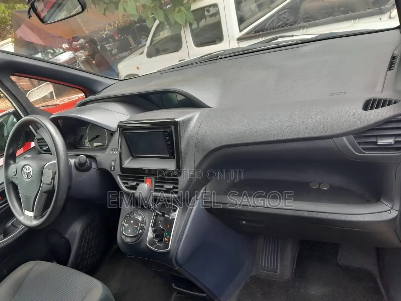 Toyota Voxy SV Premium 2014 White in Kumasi Metropolitan - Cars ...