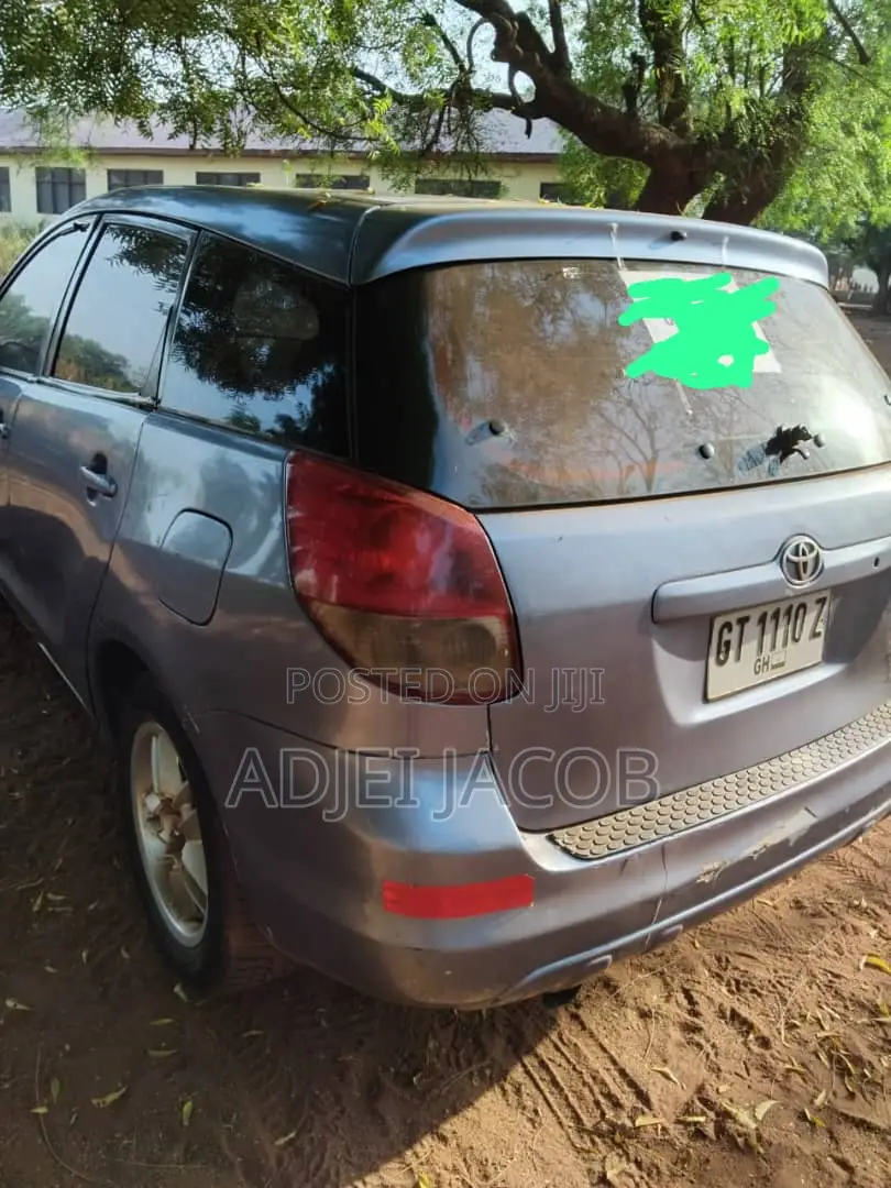 Toyota Matrix Hatchback AWD (1.8L 4cyl 4A) 2006 Gray in Tamale ...