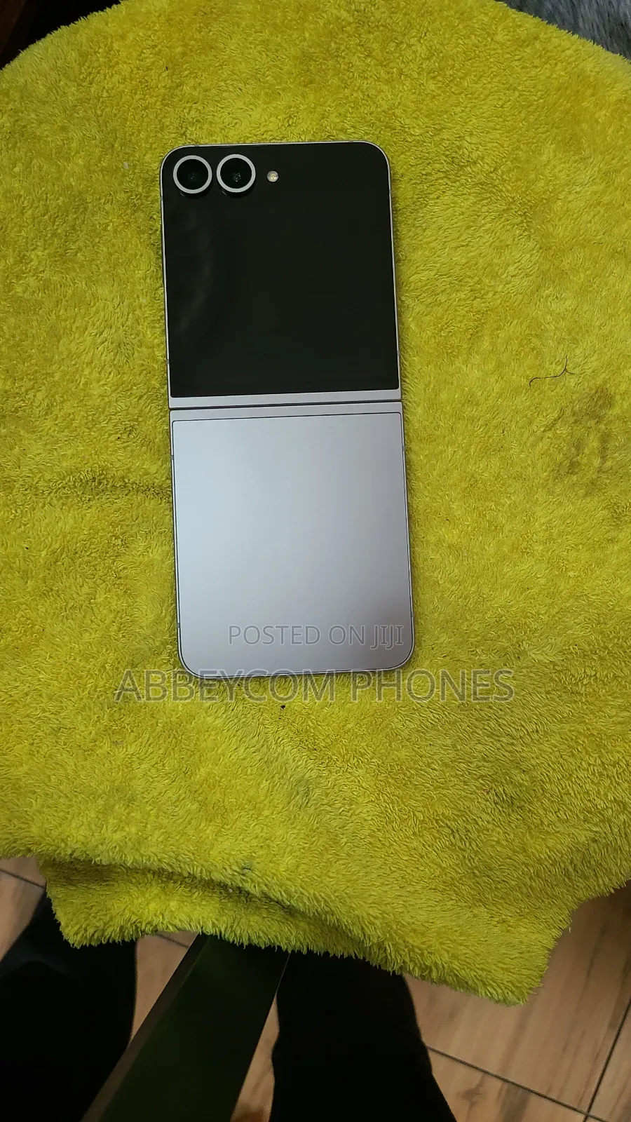 Samsung Galaxy Z Flip6 256 GB Gray in Circle - Mobile Phones, Abbey ...