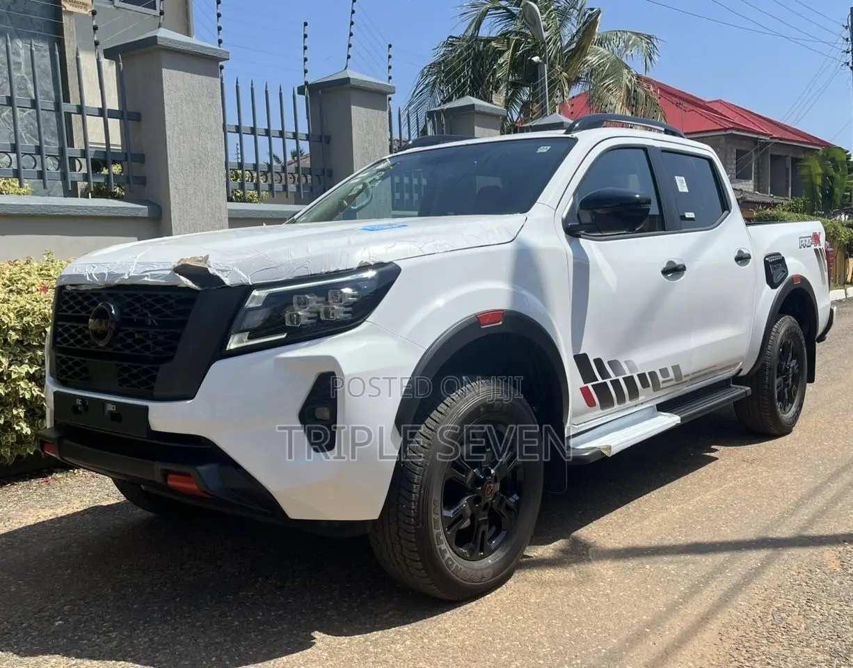 New Nissan Navara 2025 White in Spintex - Cars, Triple Seven Automobile ...