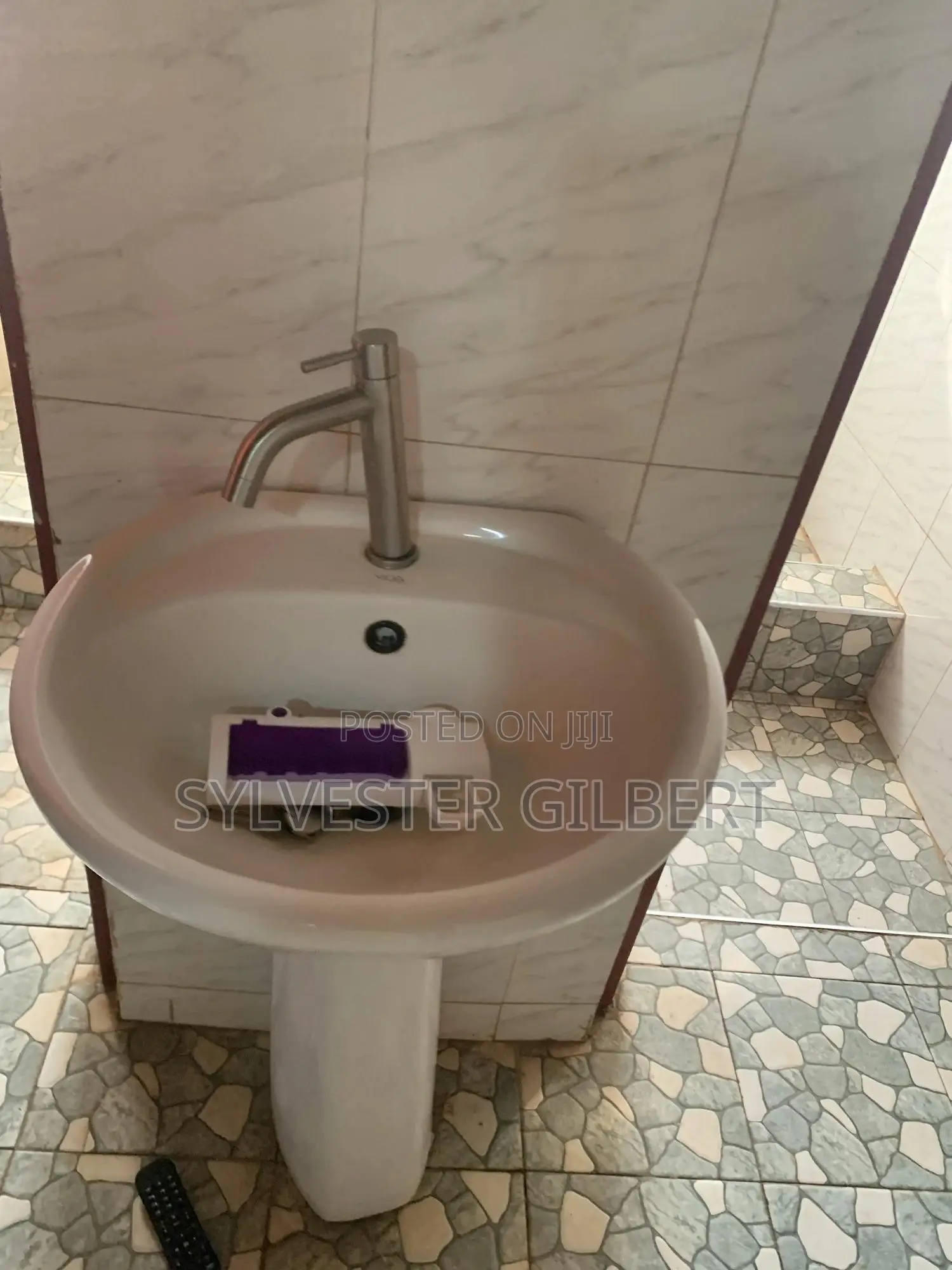 Lovely Shortlet Hostel Room With Hall in Malejor - Short Let Property ...