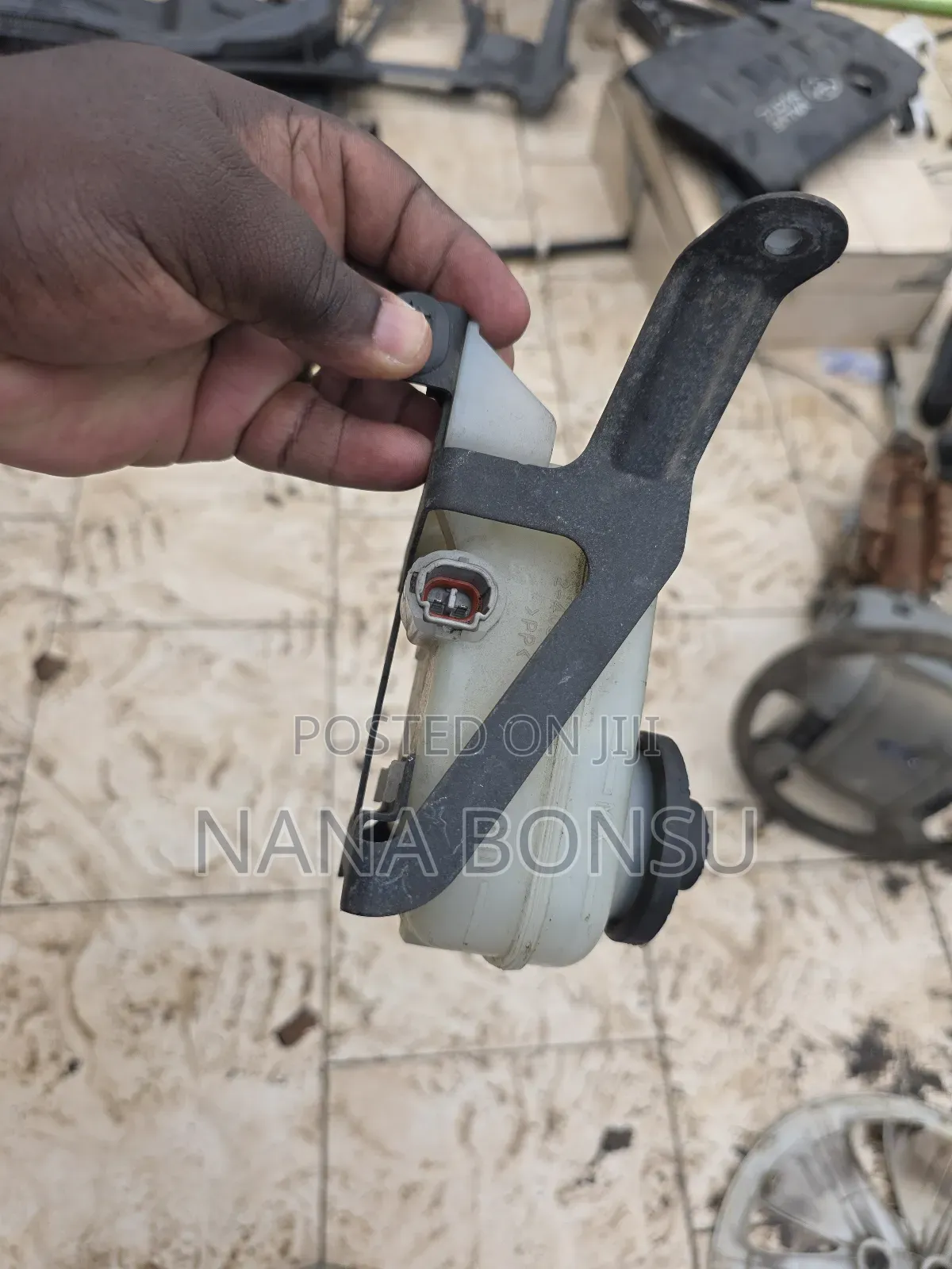 Toyota Voxy Break Fluid Container in Ridge - Vehicle Parts ...