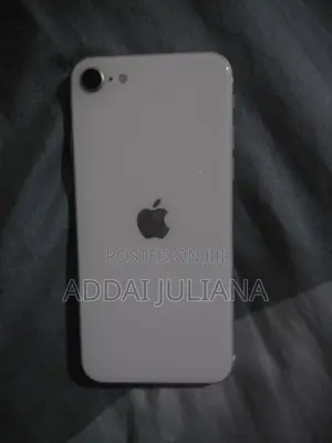 Apple iPhone SE (2020) 64 GB White in Atebubu-Amantin - Mobile Phones ...