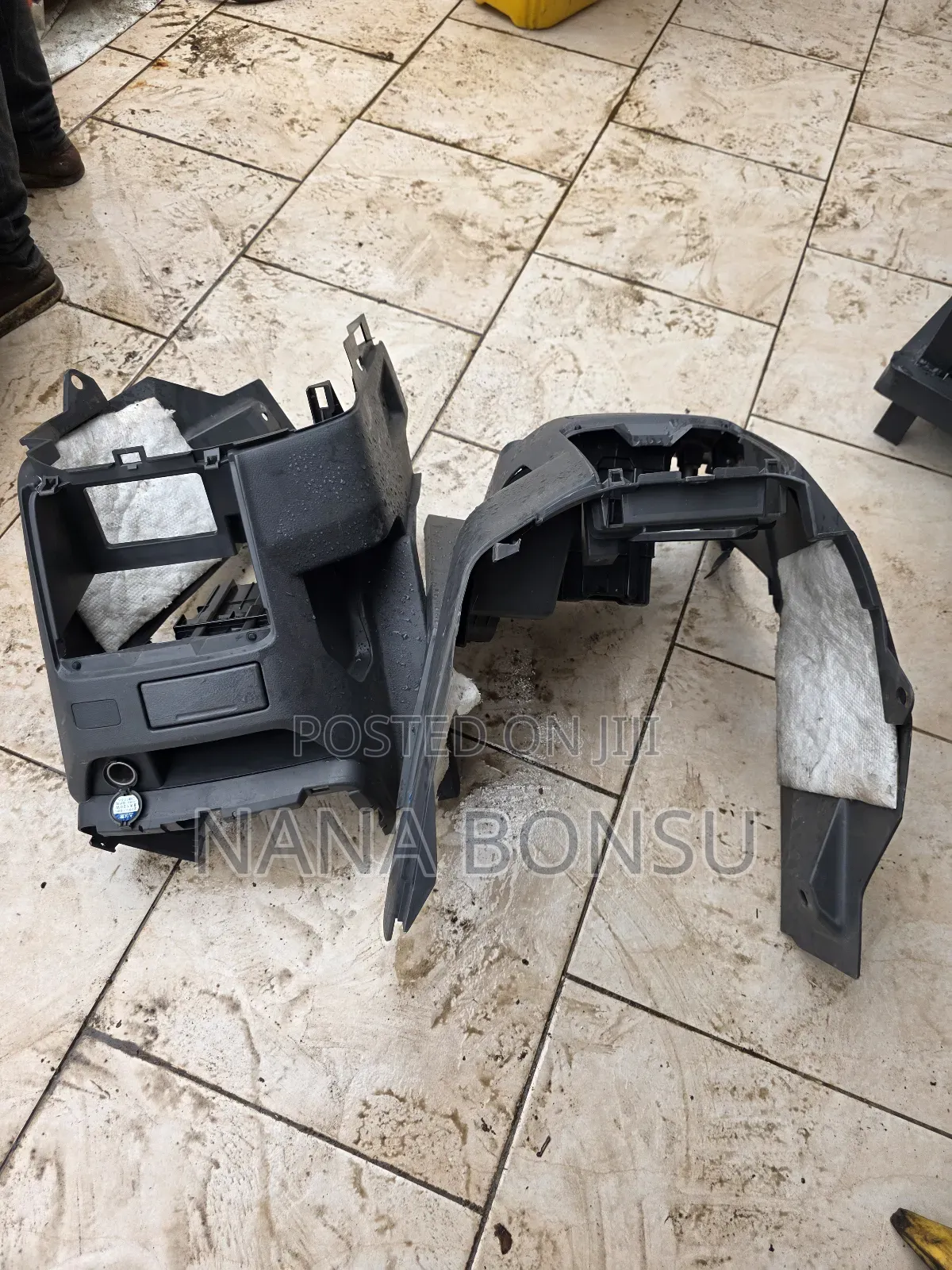 Toyota Voxy Drivers Console in Ridge - Vehicle Parts & Accessories ...