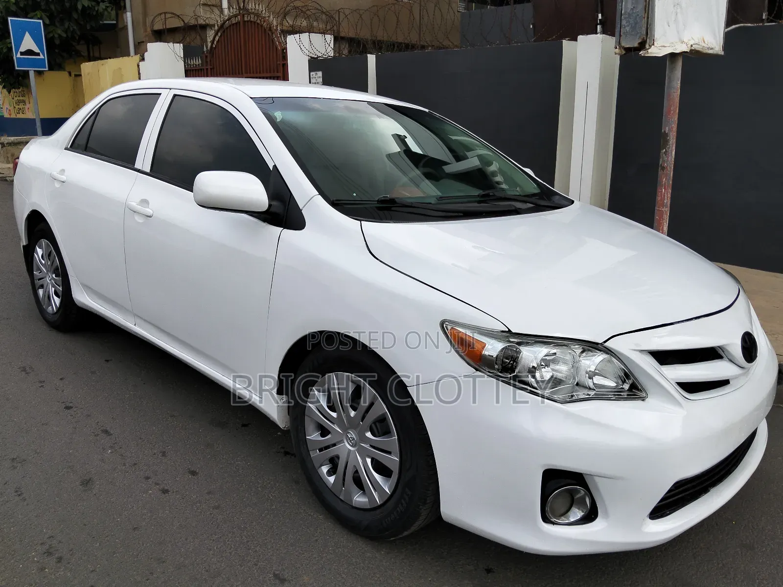 Toyota Corolla Base 4dr Sedan (1.8L 4cyl 5M) 2010 White in Lapaz - Cars ...