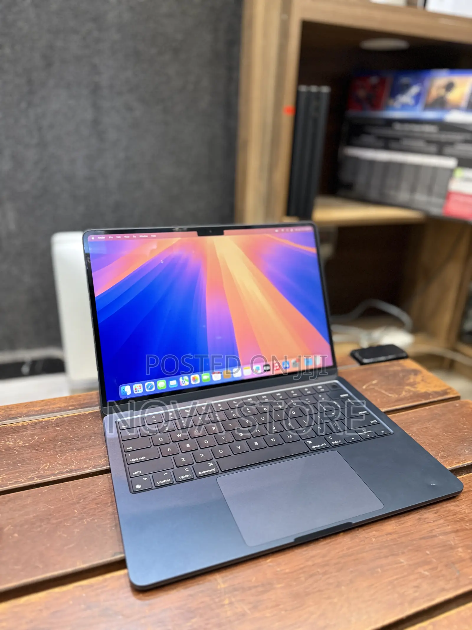 Laptop Apple MacBook Air 2022 M2 8GB Apple M2 SSD 256GB in Circle ...