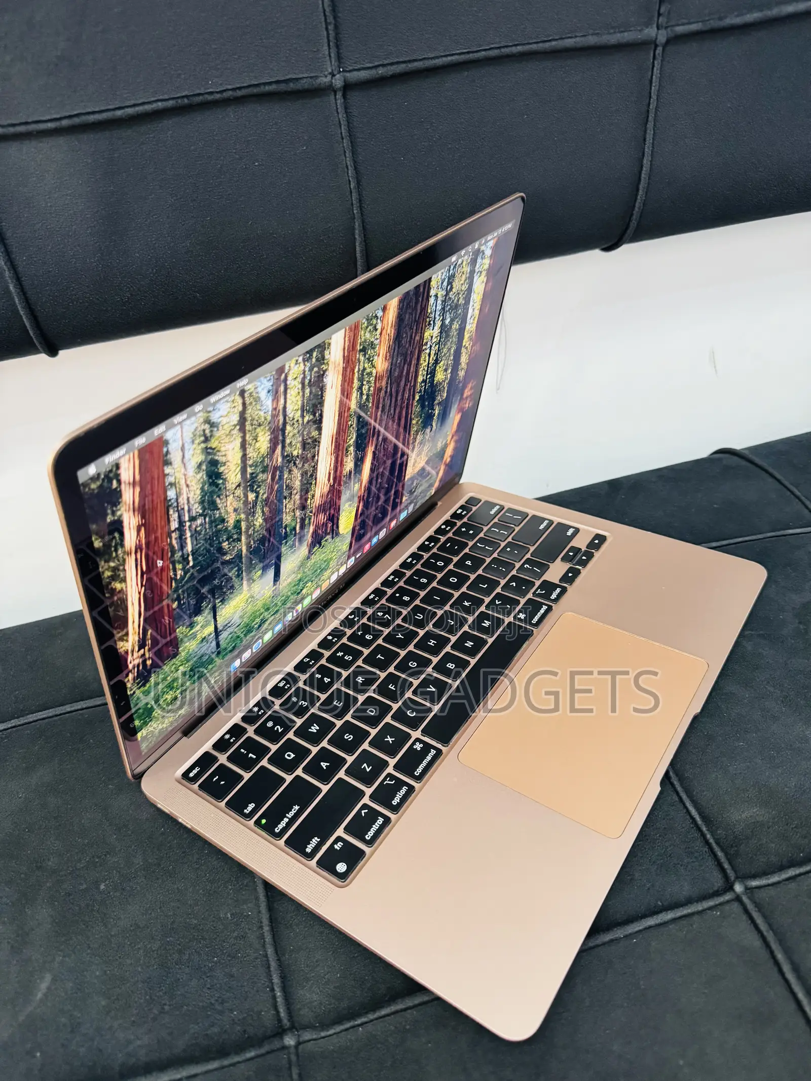 Laptop Apple MacBook Air 2020 M1 8GB Apple M1 SSD 256GB in Circle ...