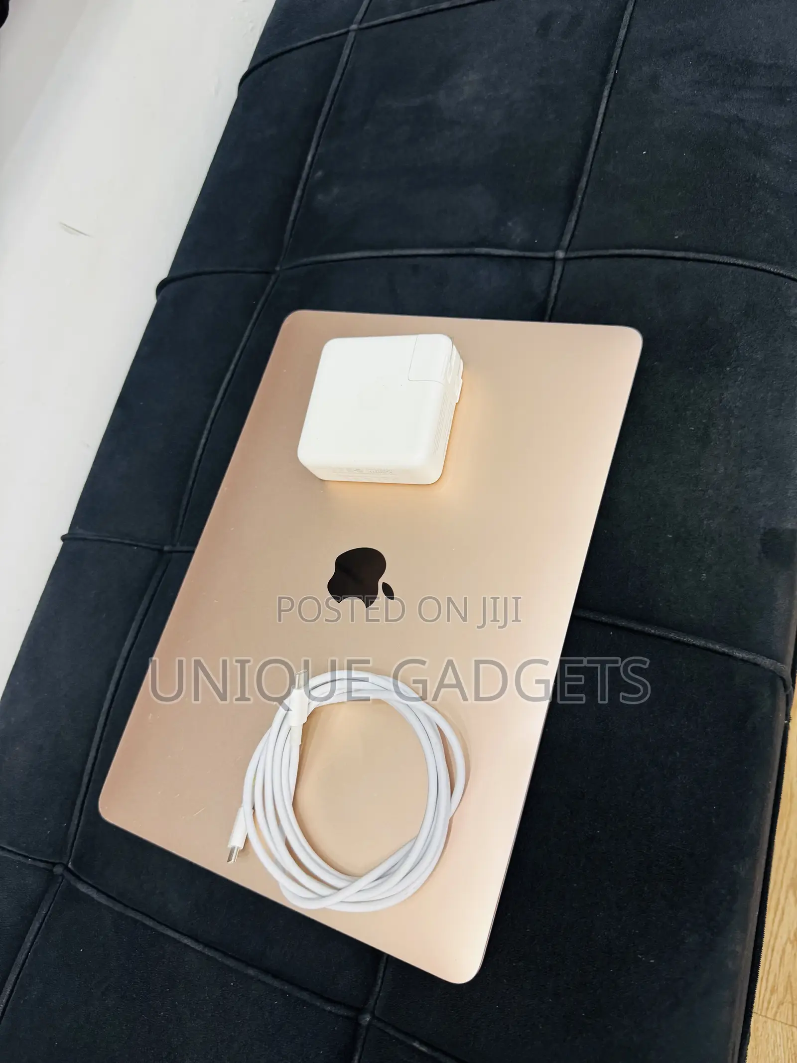 Laptop Apple MacBook Air 2020 M1 8GB Apple M1 SSD 256GB in Circle ...