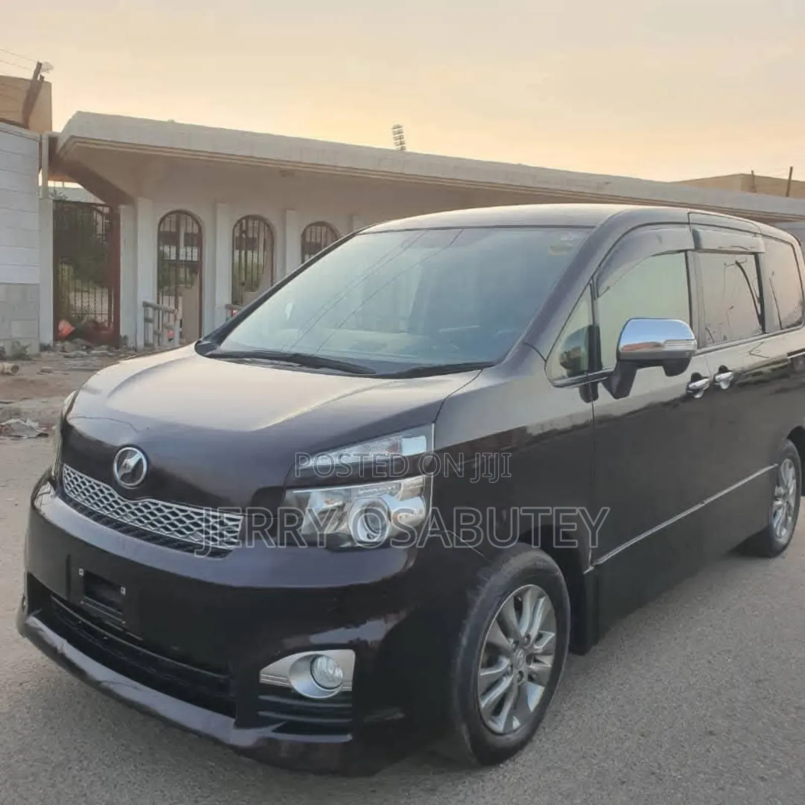 Toyota Voxy 2010 Black in Accra Metropolitan - Cars, Jerry Osabutey ...