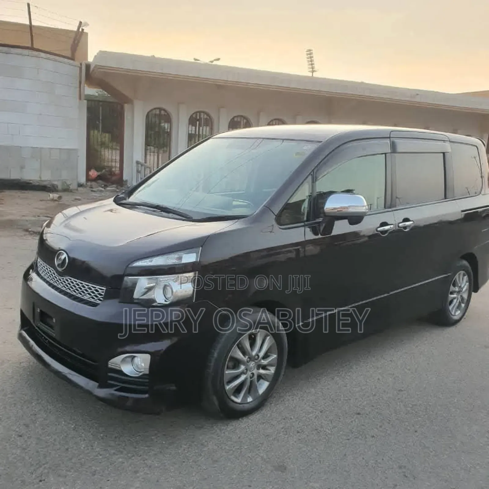 Toyota Voxy 2010 Black in Accra Metropolitan - Cars, Jerry Osabutey ...
