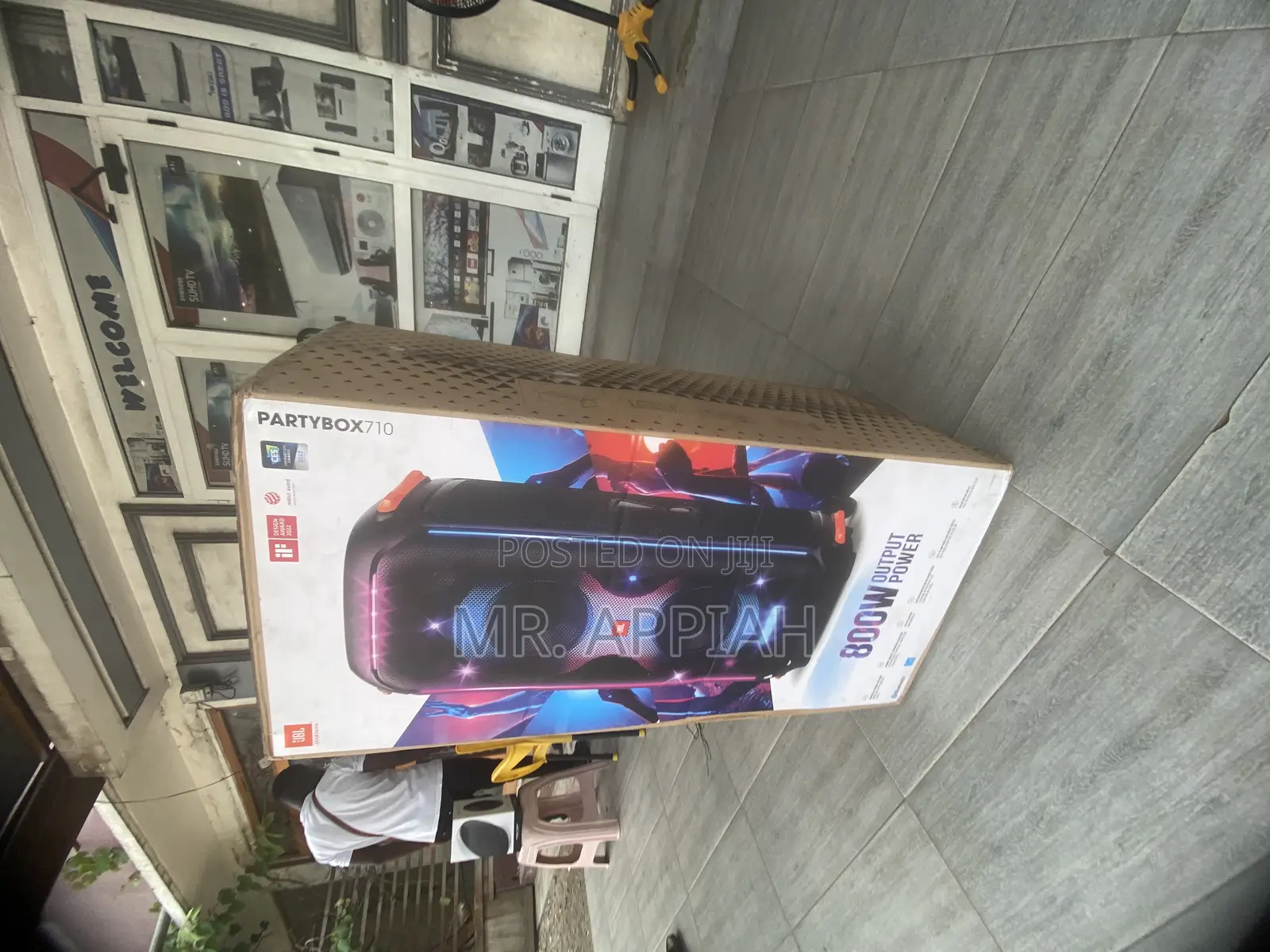 Experience Innovative Light Shows With the JBL Partybox 710 Unit in ...