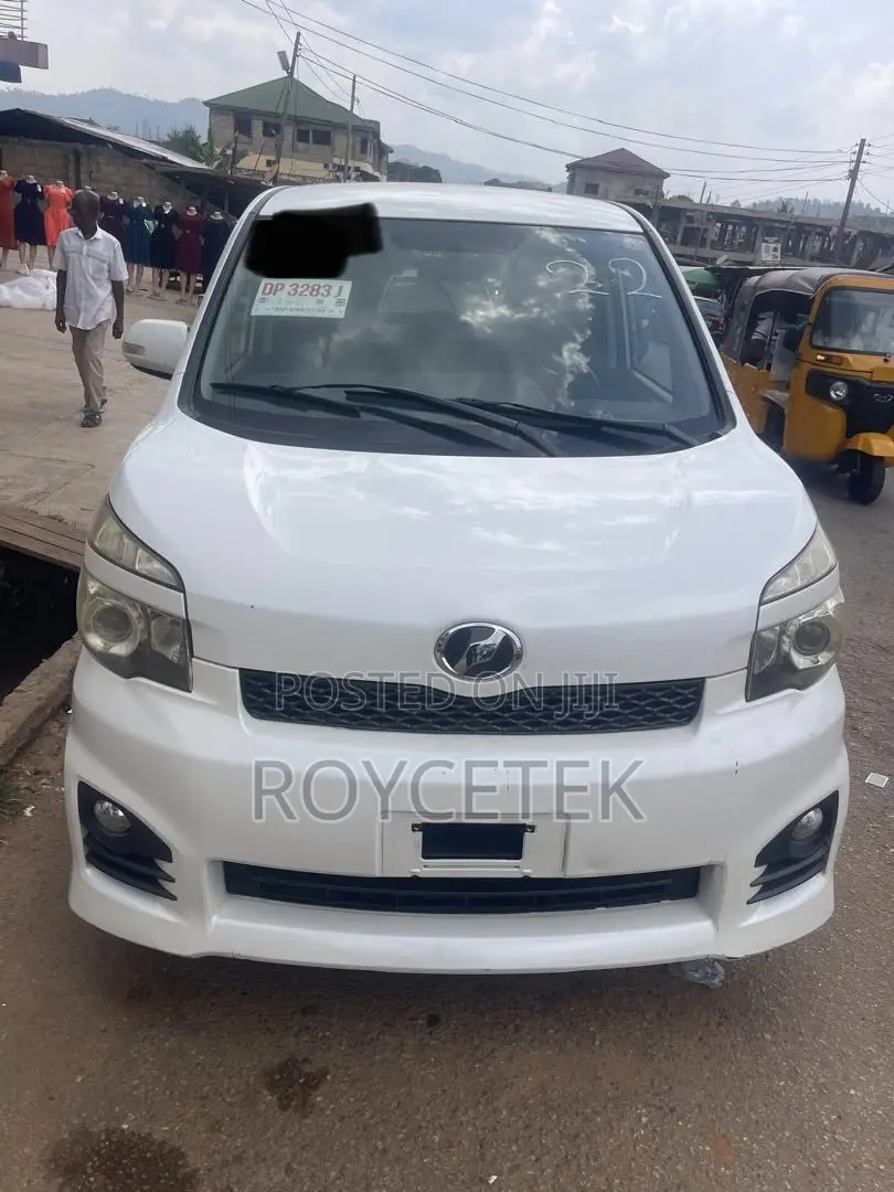 Toyota Voxy 2012 White in Kumasi Metropolitan - Cars, Otchere Reagan ...